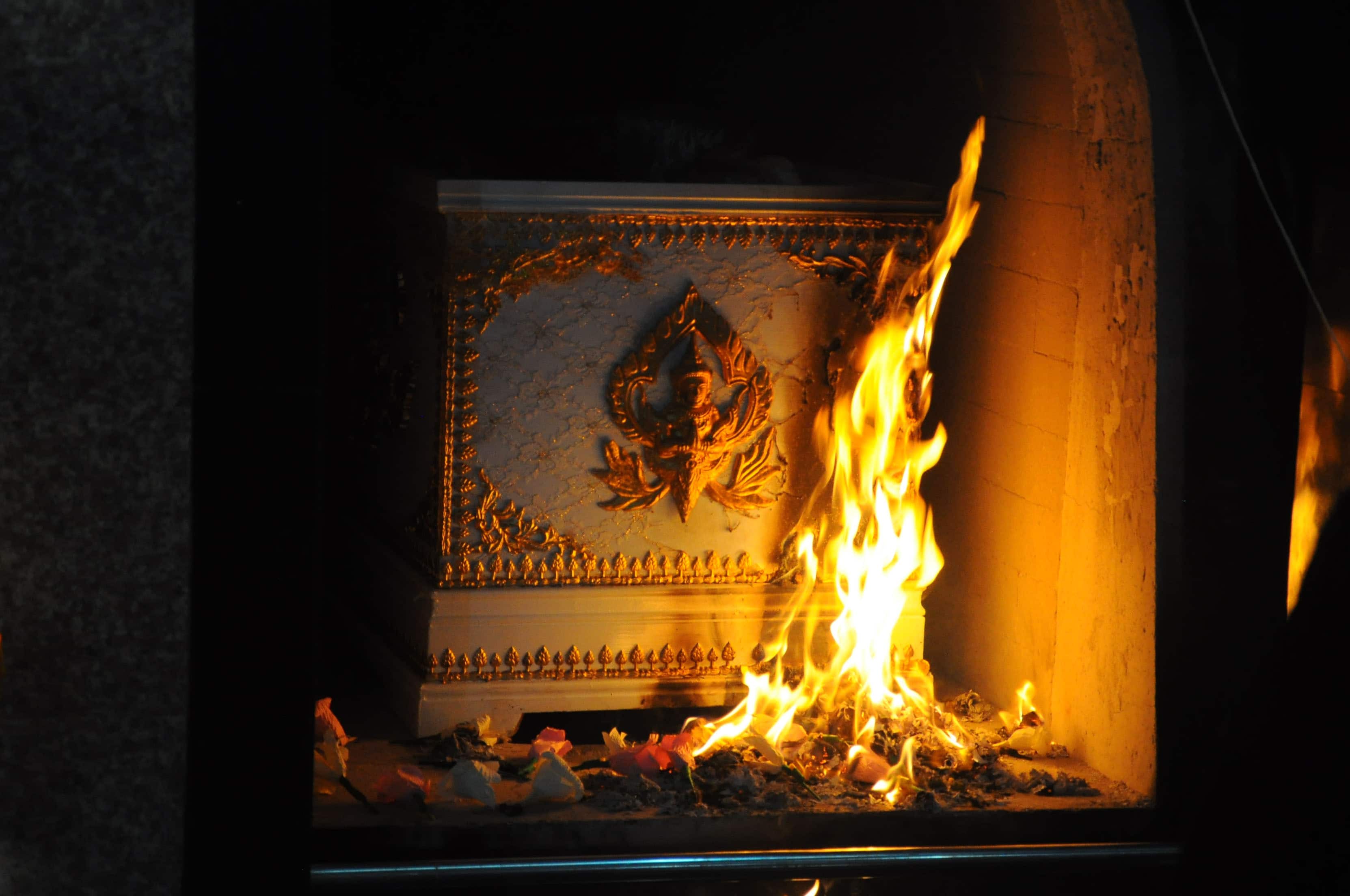 Velación con cremación - Nuestros Servicios - Previsiones Logísticas ...