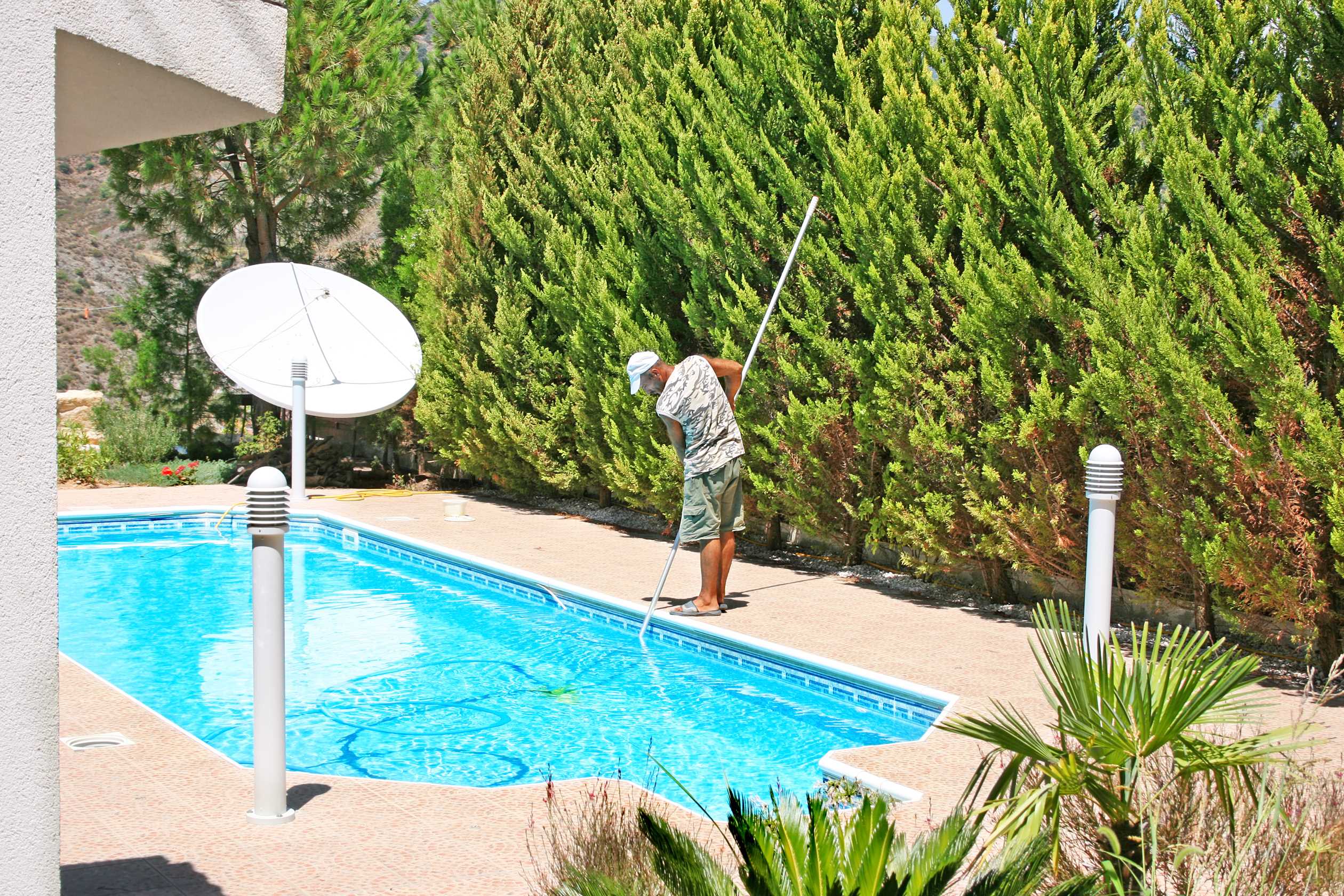 Aqua Solutions | Dracut Pool Cleaning Service