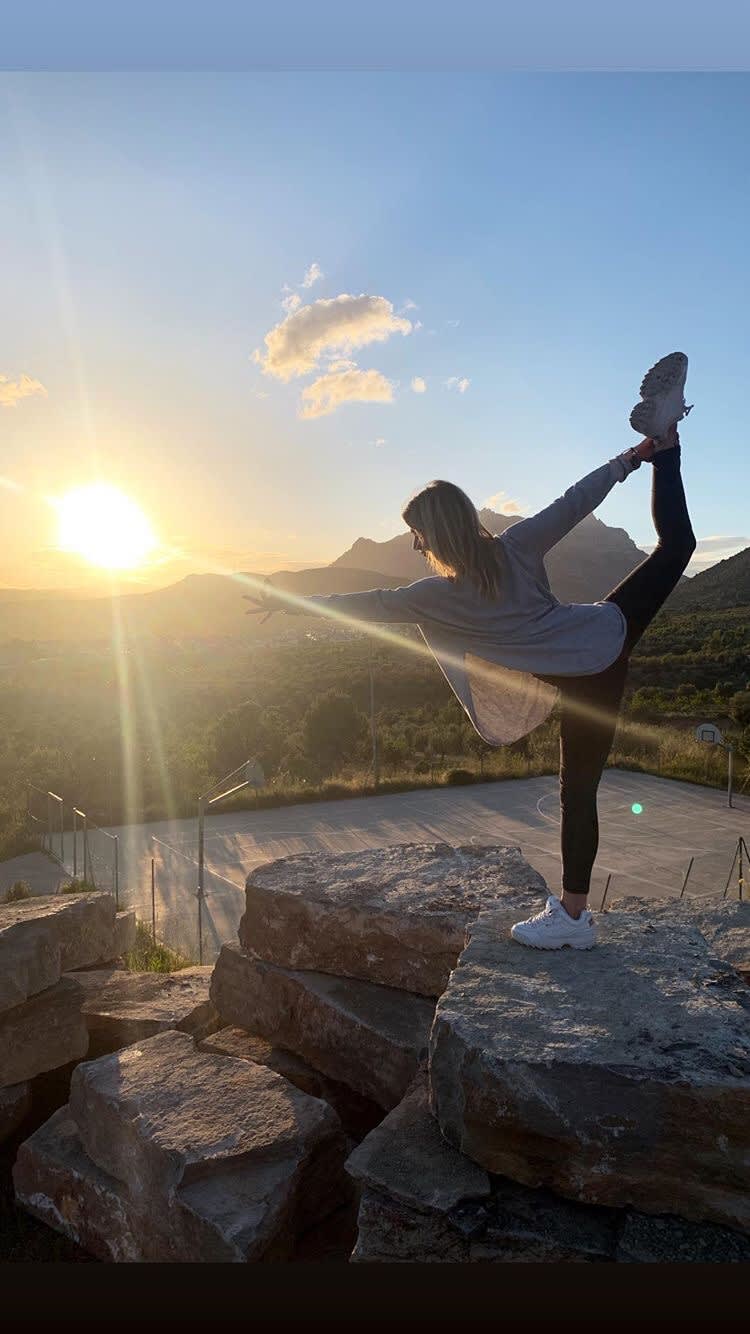 Hels Yoga | Instructor de yoga