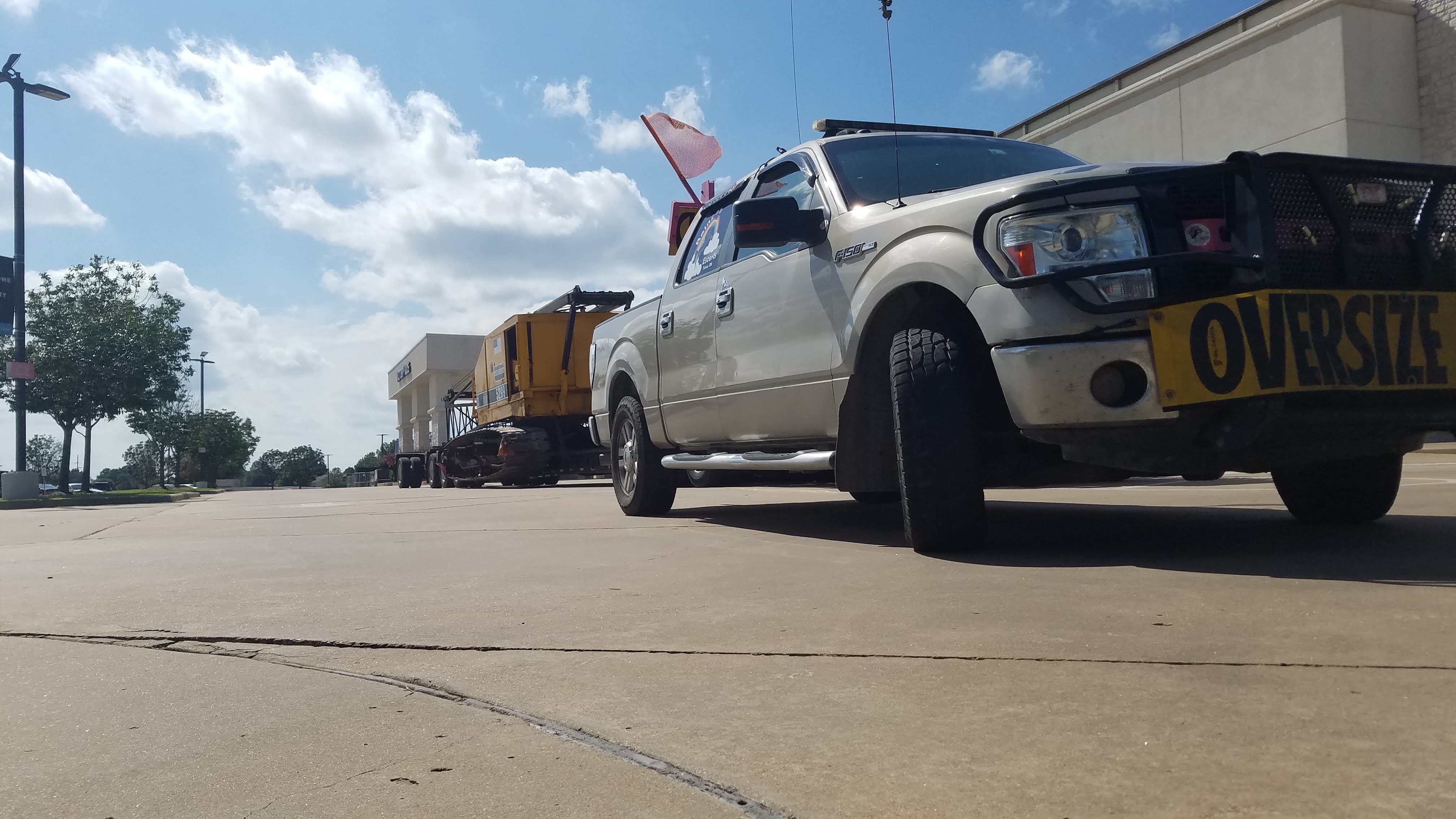 Rainbow Escorts | Pilot Car Operator in Tulsa