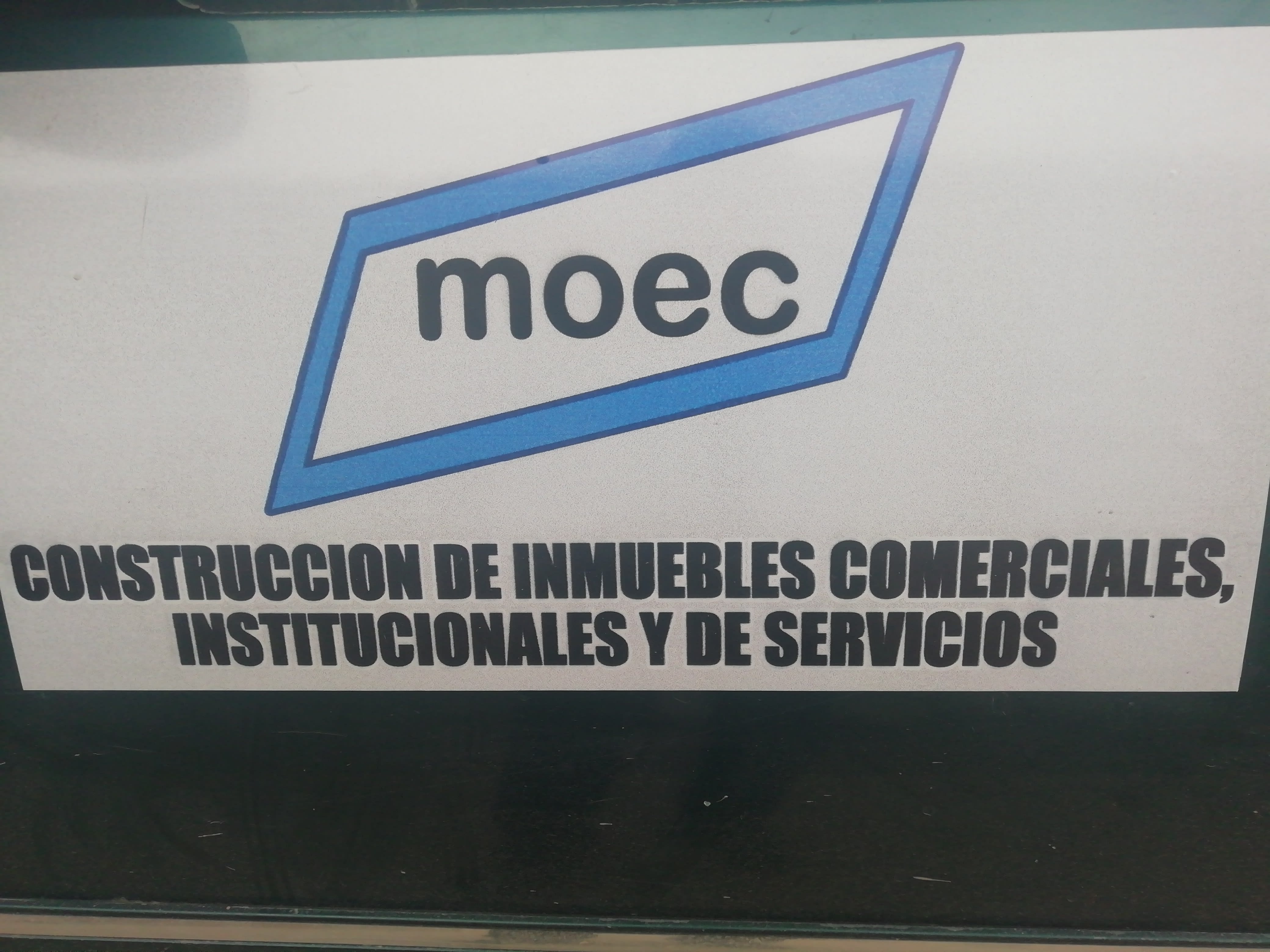 Constr. de inmuebles comerciales, inst. y de serv. MOEC