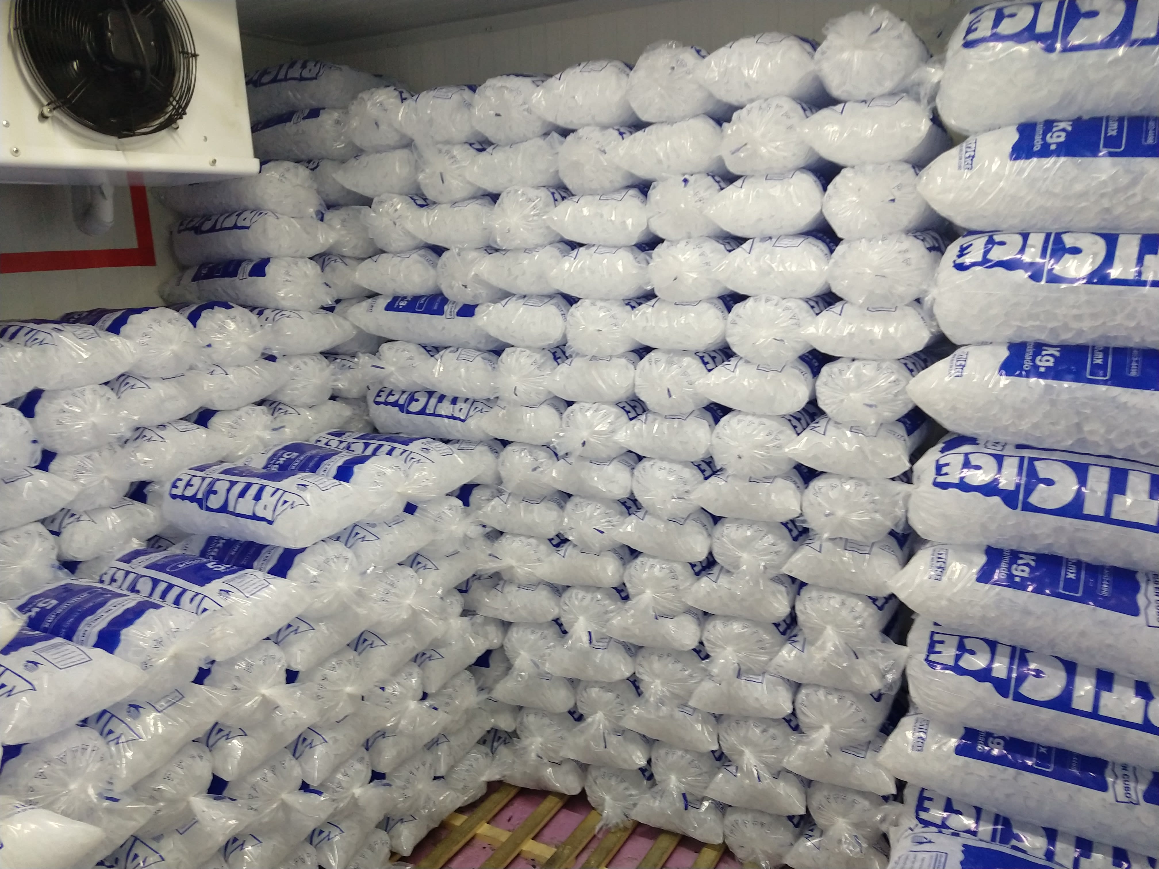 Bolsa de 5 kilos (hielo en cubo) - Nuestros Productos - Artic Ice ...