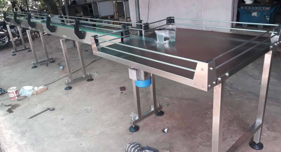 Slat chain conveyor - We Manufacture of products - Udhaya Conveyor ...