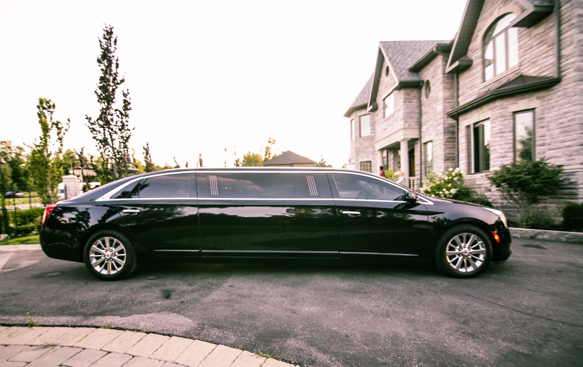 Black Car Chuffer - Transportation Services - Toronto Limo black Car ...