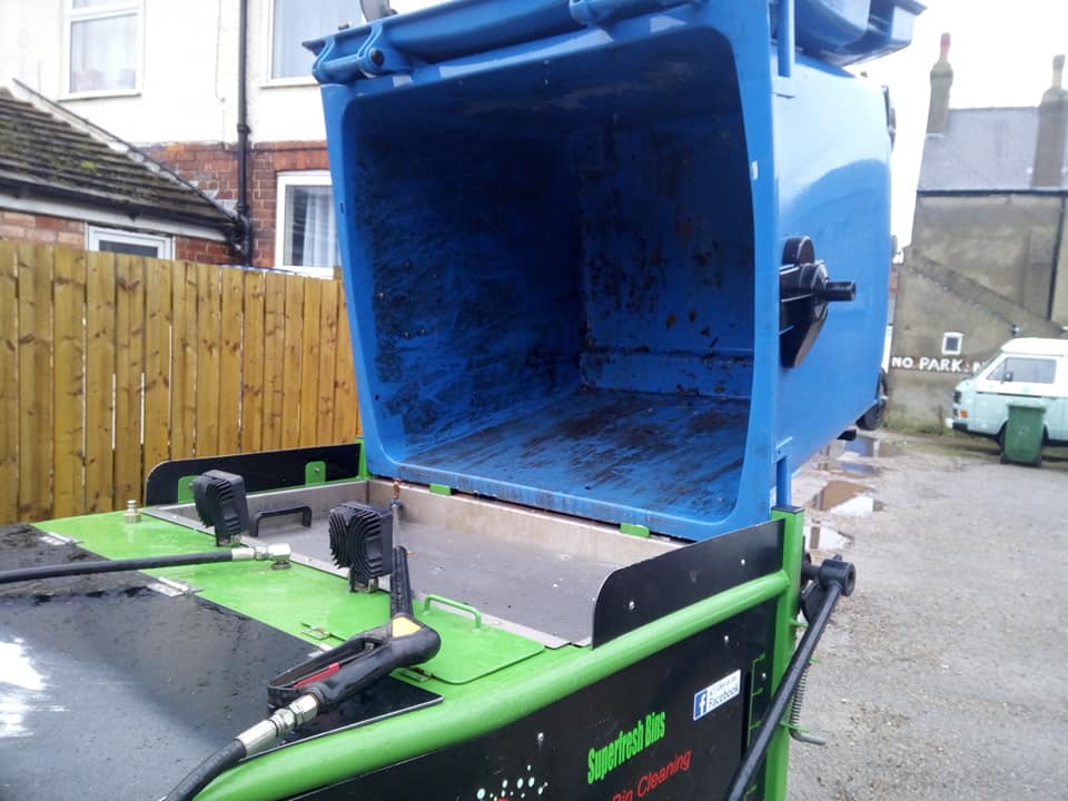 Bin Cleansing. - Superfresh Bins | Cleansing Operative in Hornsea
