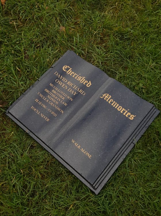 Memorial Grave Plaque Bible/Openbook Grave stone Personalised Stone ...