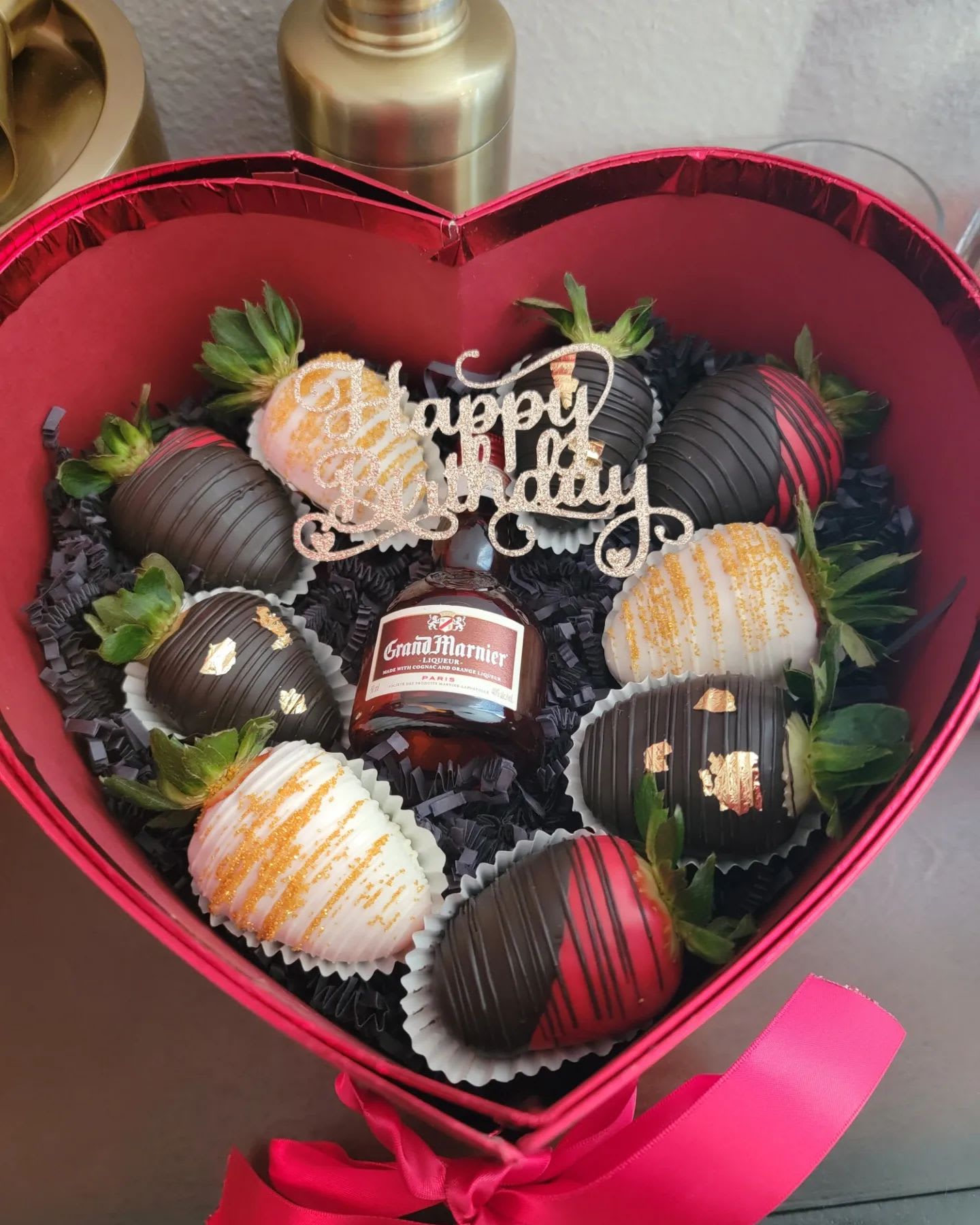 Chocolate Strawberries - Pastry Treats - Lolo Sweet Treat | Chocolate ...
