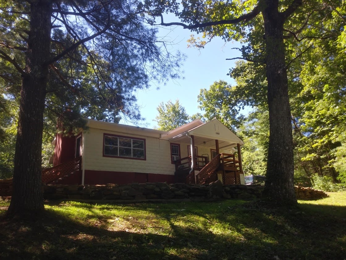 Farmhouse on the "Trail of Tears" - Rentals - Rocky Ridge Resort | Home ...