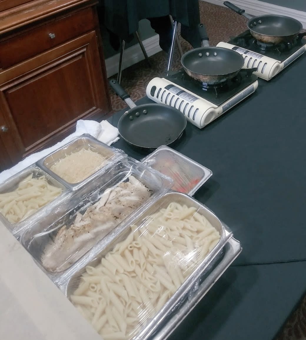 Custom Buffet Entree's - Catering Services - Lynasia's Lunch Box ...