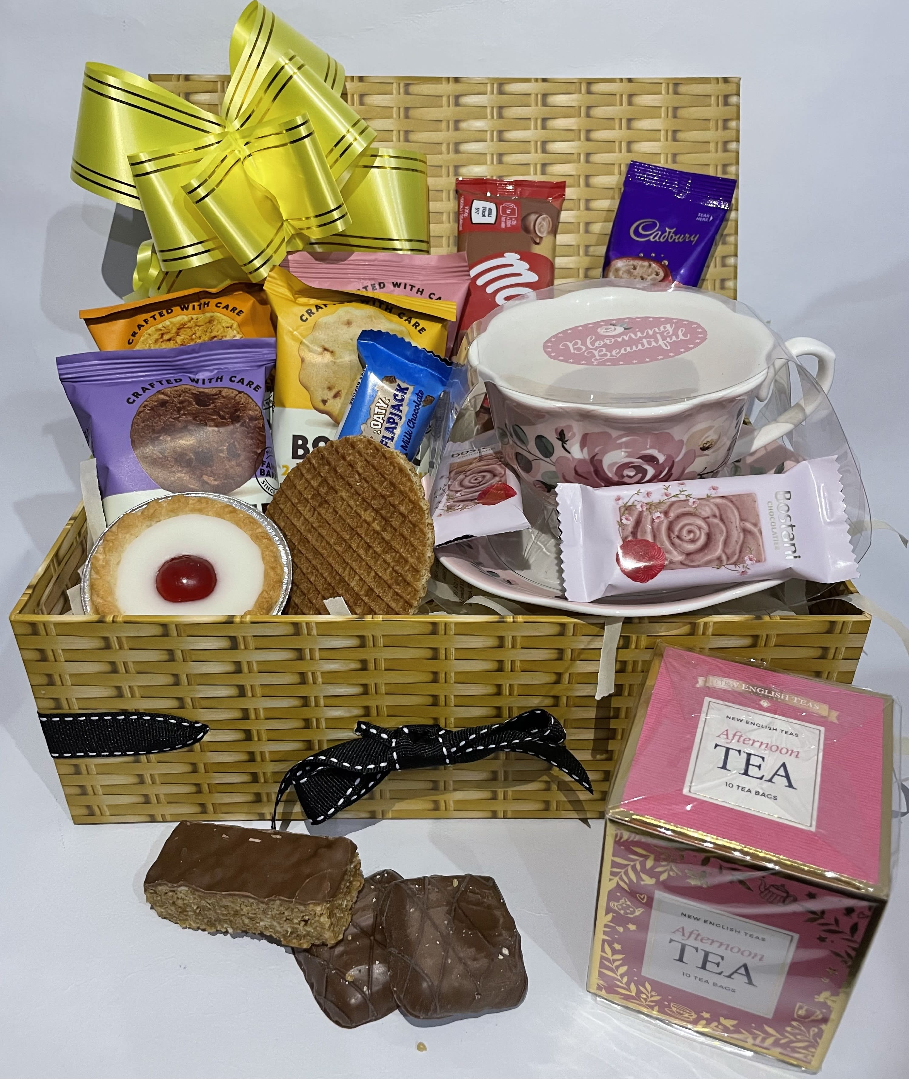 Deluxe Ladies Afternoon Tea, Tea Box fabulous treat Pastries Coffee ...