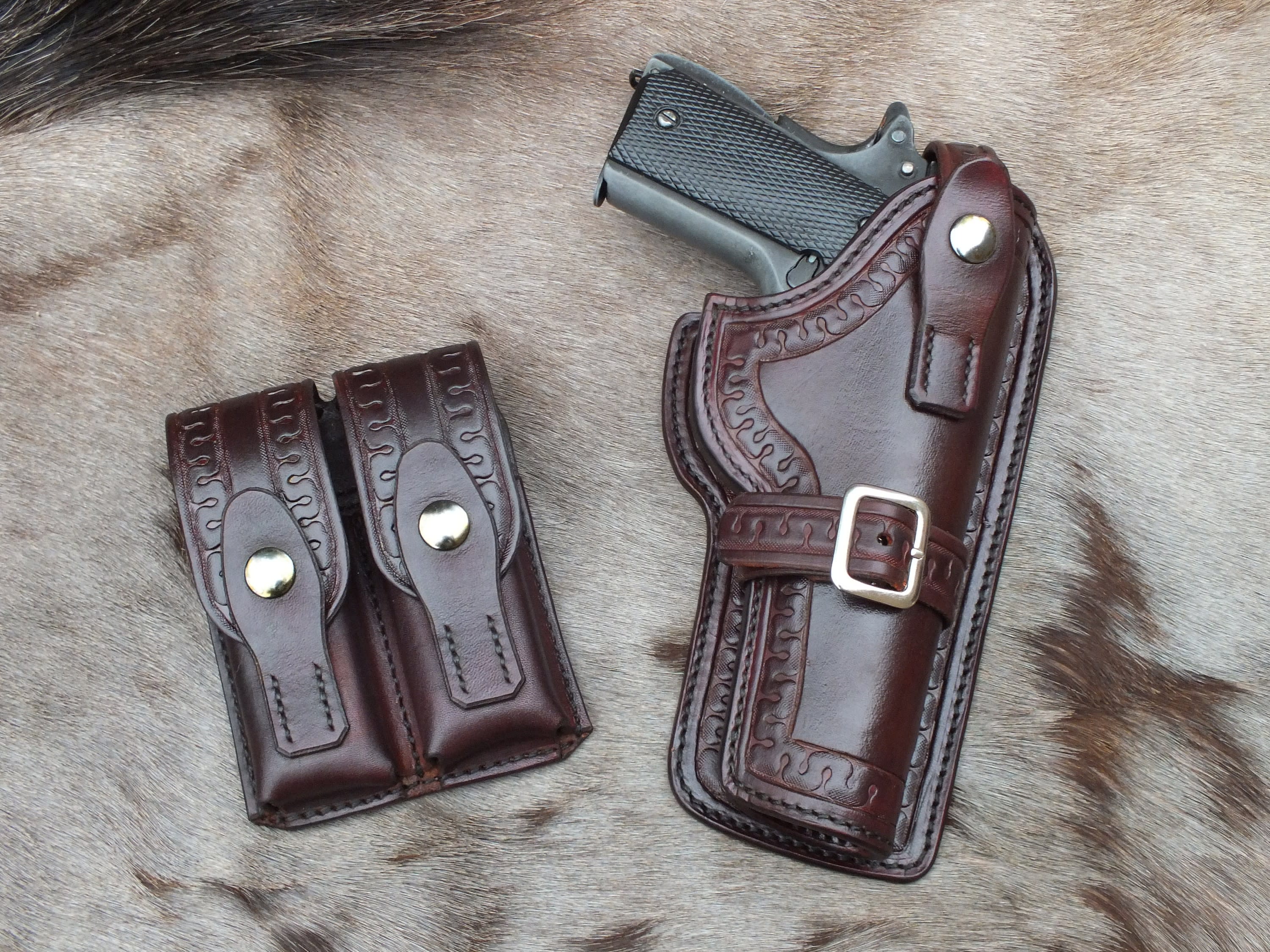 Retro Style Colt 1911 Holster And Double Magazine Pouch, Brown.