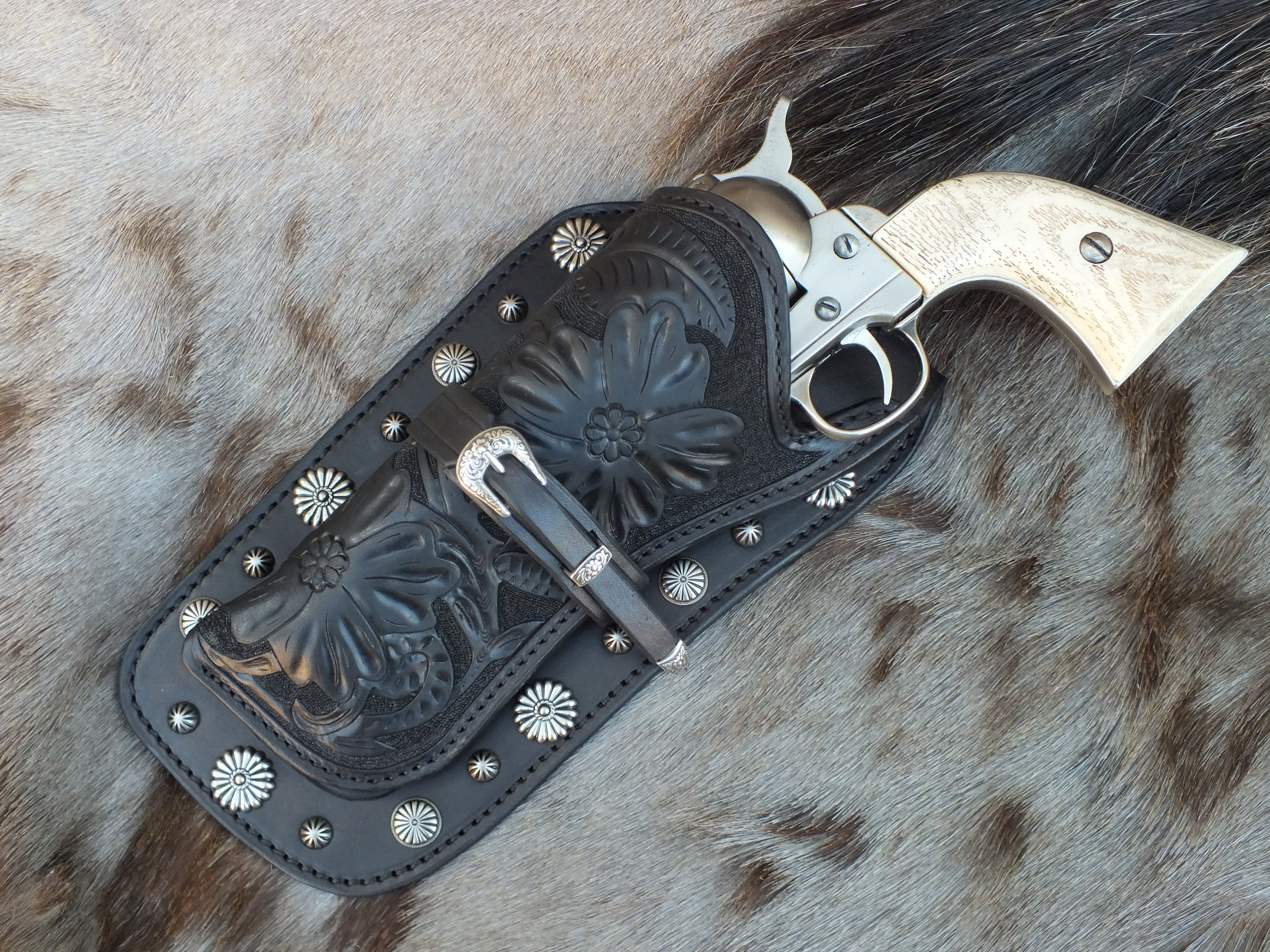 Lone Ranger Holster to fit Colt SAA 1873 with 4 3/4 inch barrel.