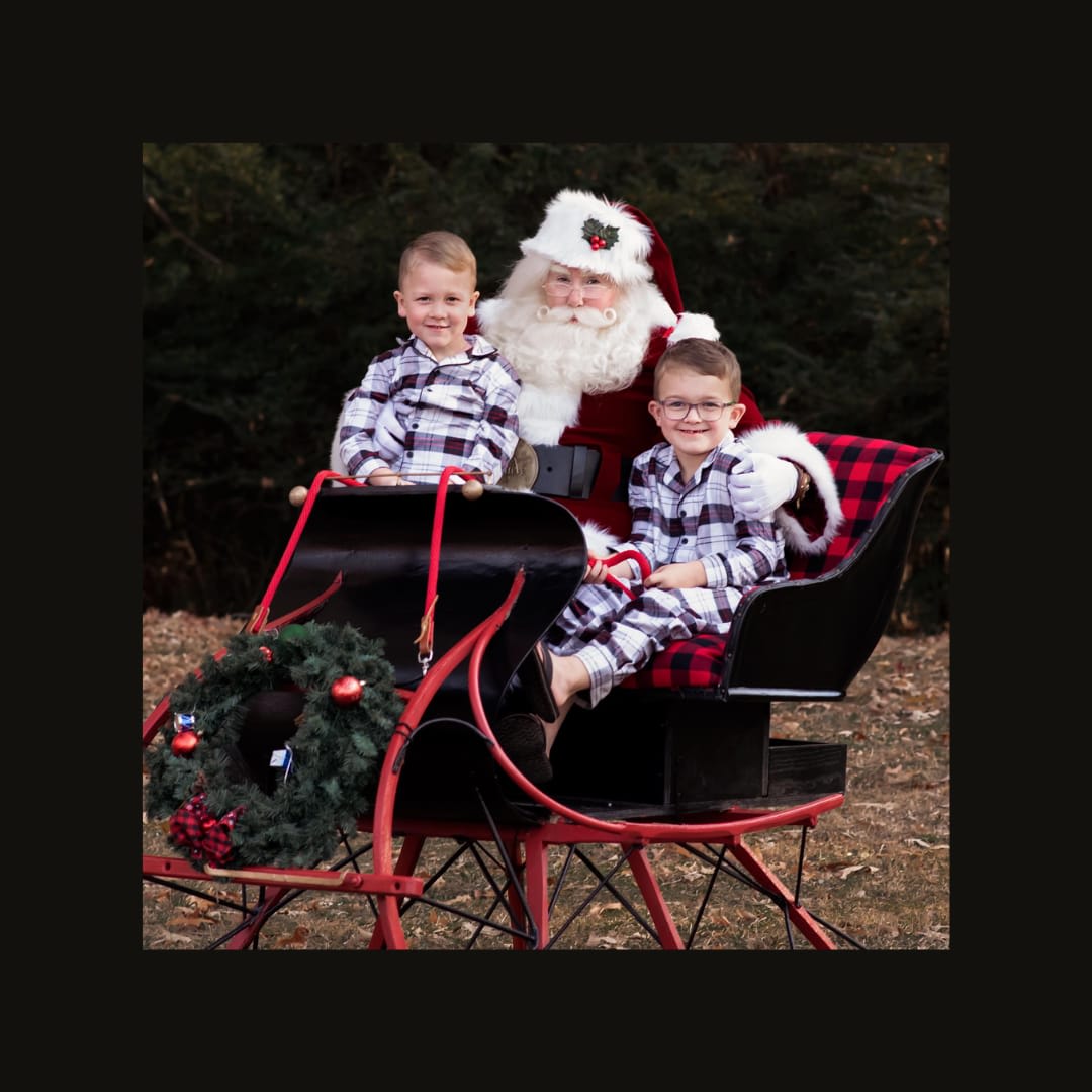 Professional Photographer Sessions With Santa's Sleigh - Create ...