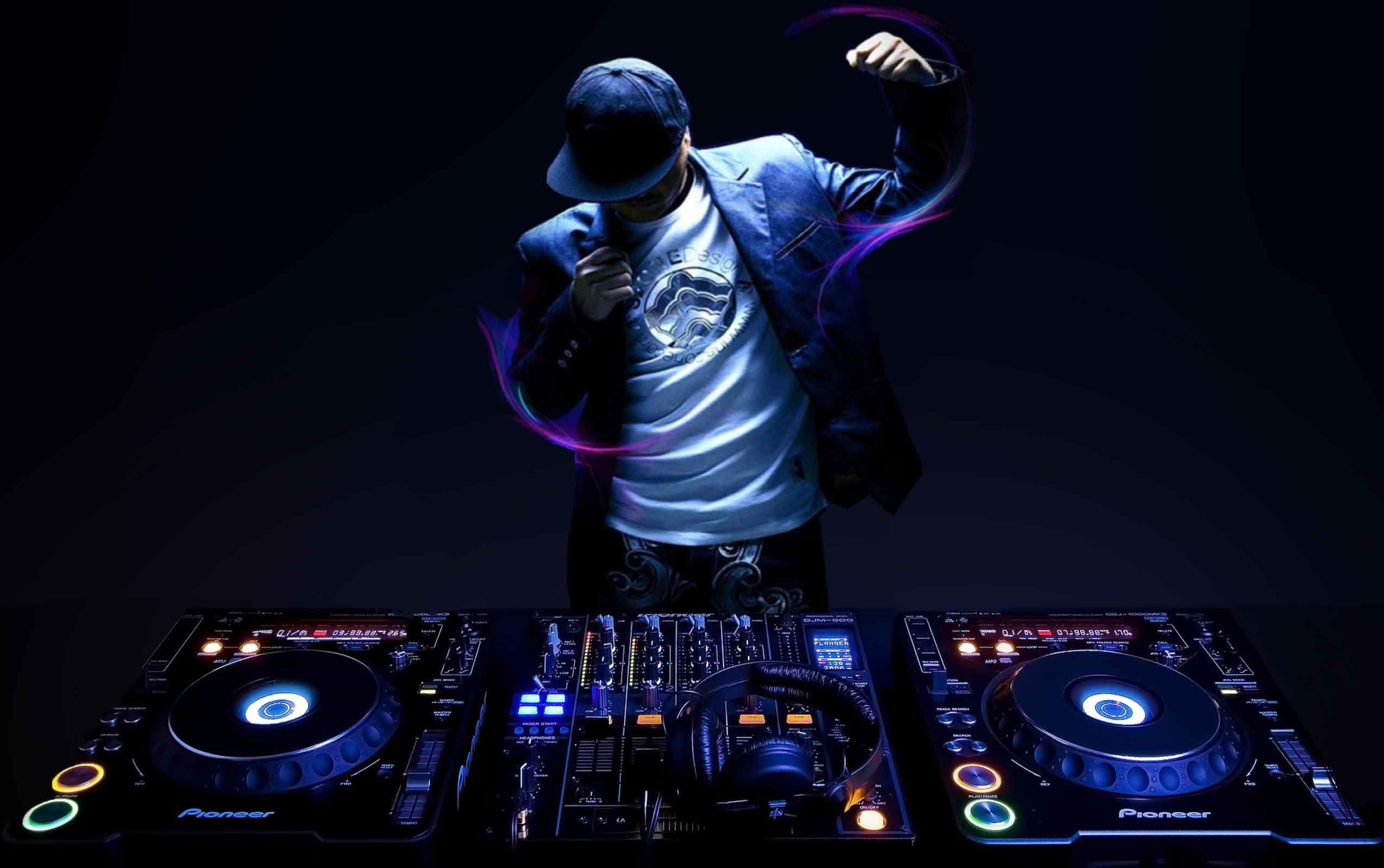 CKreative Events / Big M Productions | Mobile DJ & Entertainment | Bristol CKreative Events / Big M Productions | Mobile DJ & Entertainment | Bristol