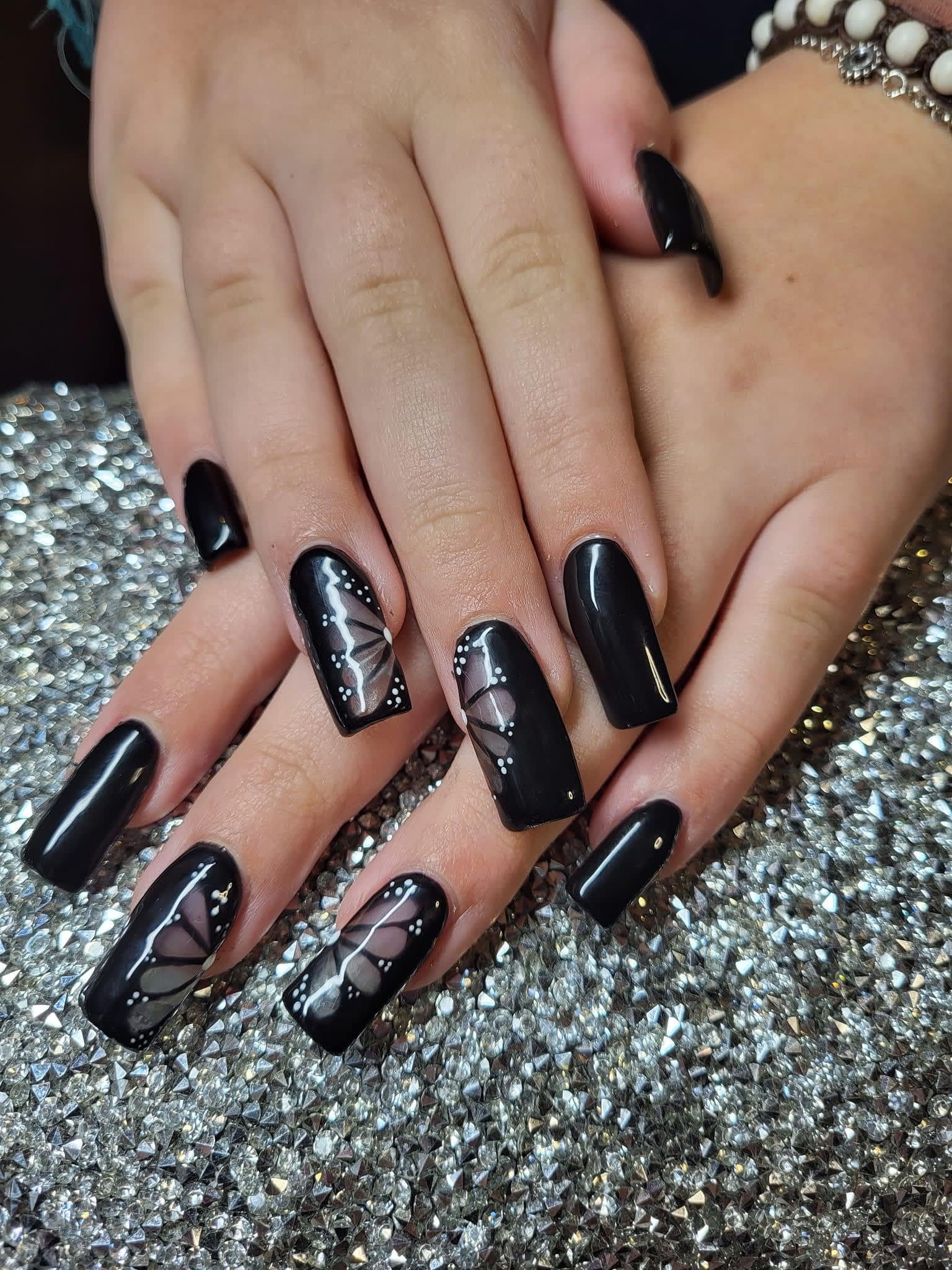 Nail, Lash & Waxing Salon in Issaquah | Glitz & Glam Nail and Lash Lounge