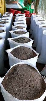 Gallinaza - Tierra,cesped,piedra y abonos - Viveros de Colombia ...