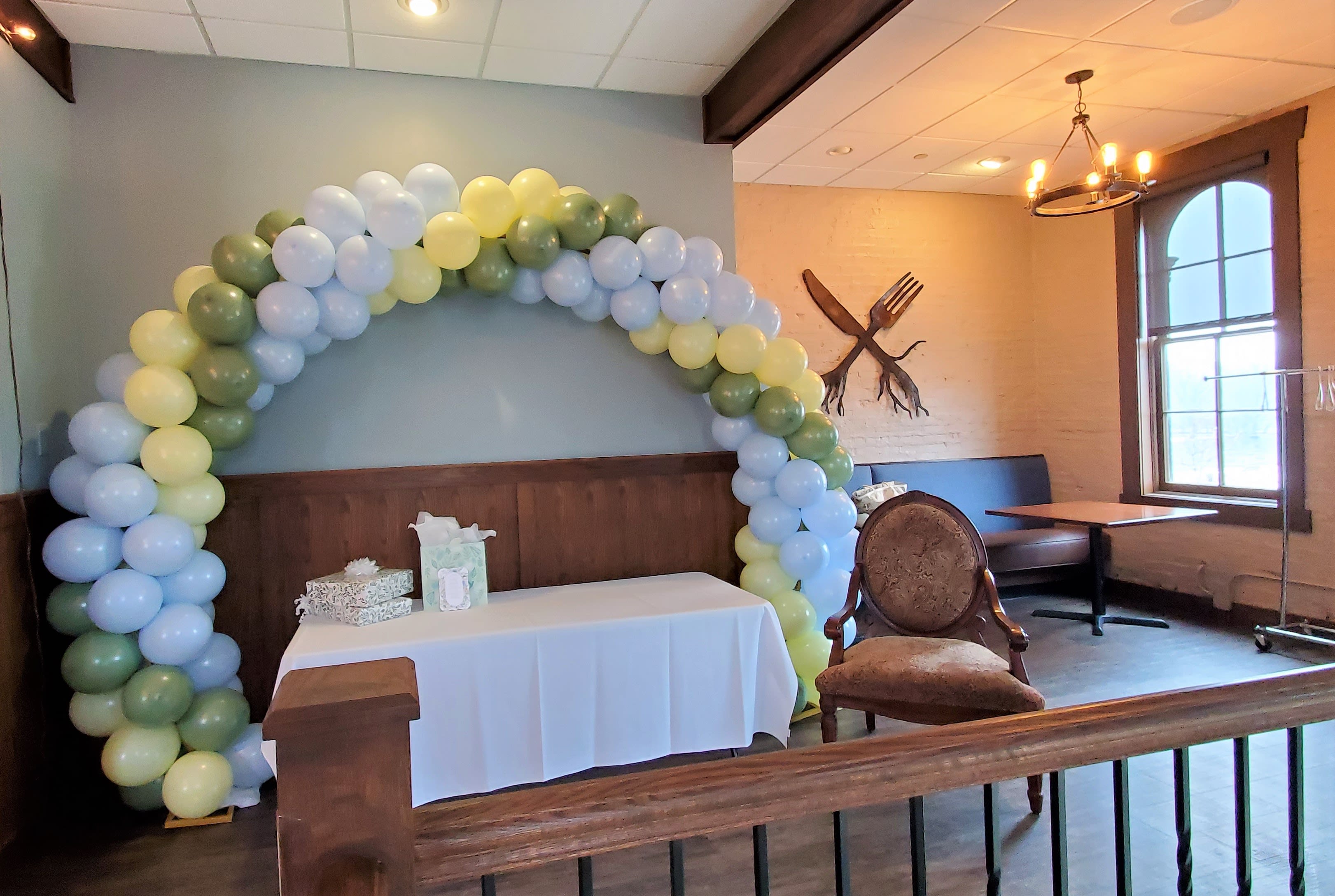 Balloon Arches - Balloon Art For You! - Just a Few Balloons | The Best ...