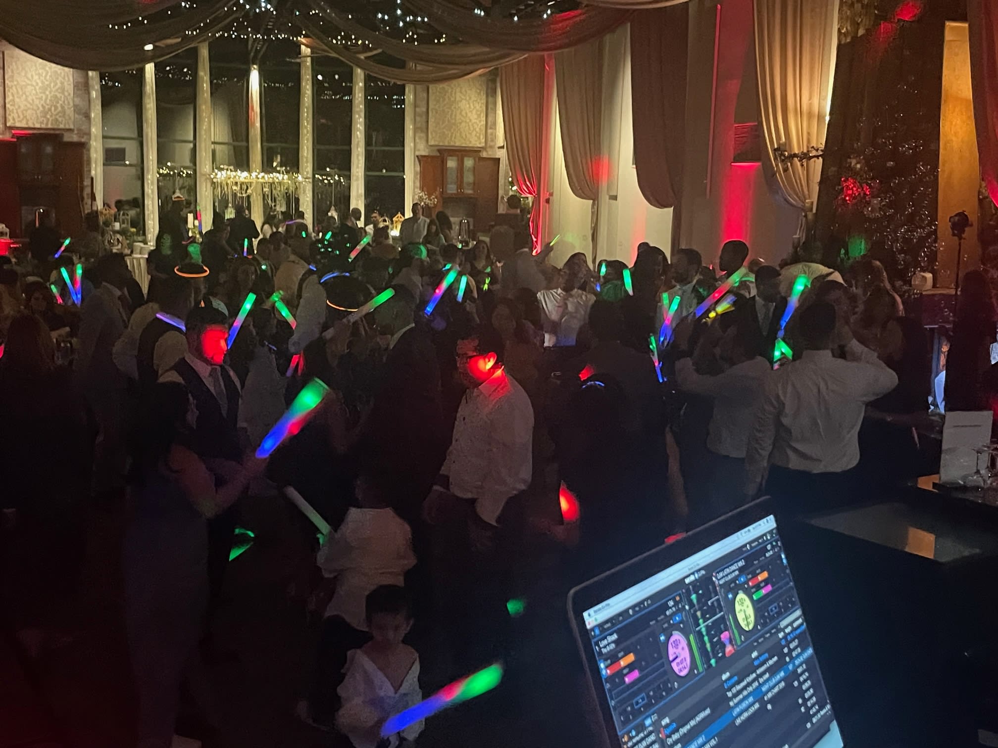 Private Event DJ | Connecticut - FM Productions