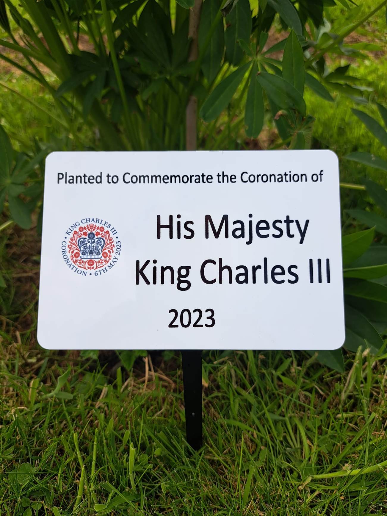 Personalised King Charles Coronation Tree Marker Official Emblem Plaque ...