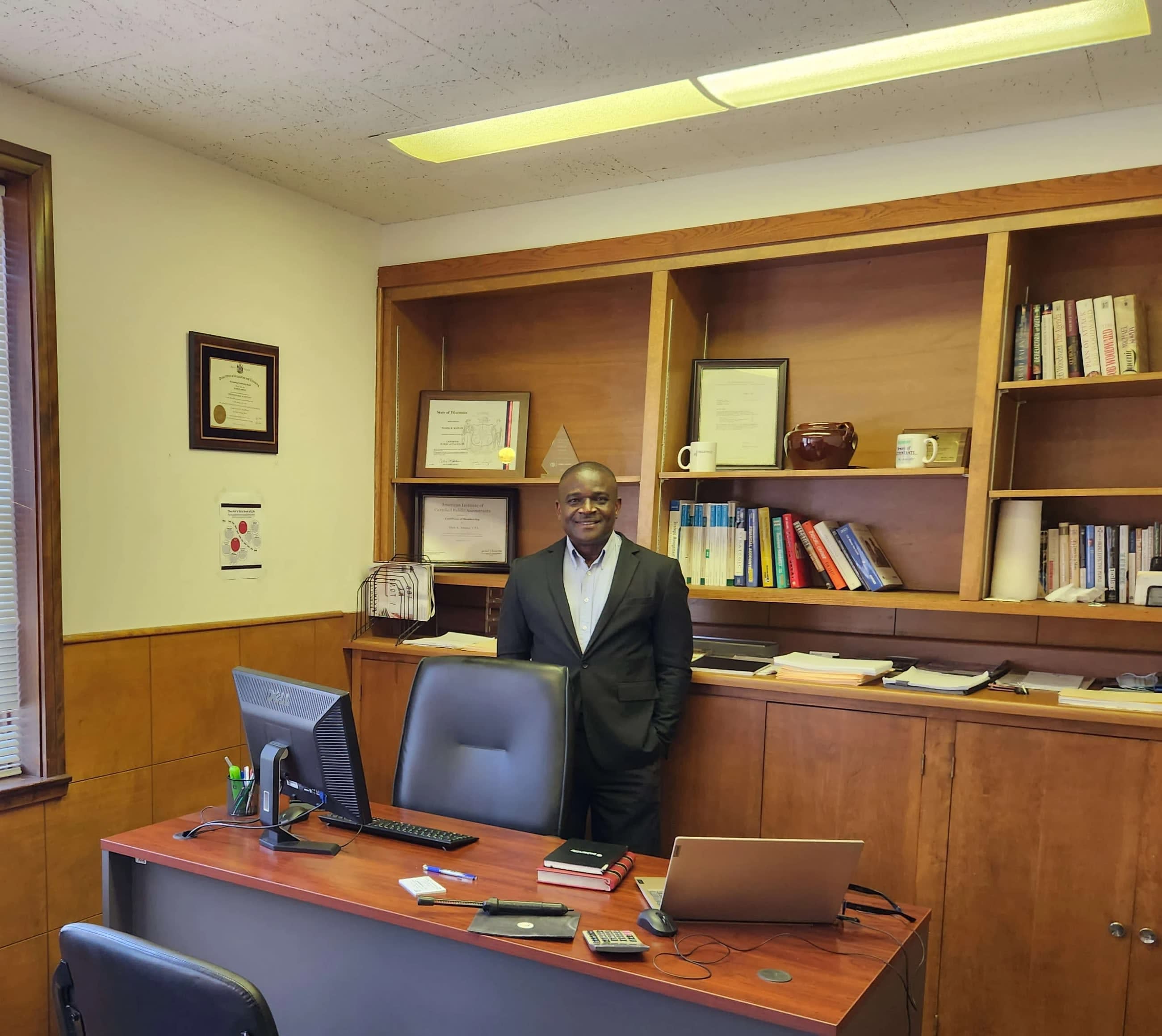 Ampaw & Associates LLC | Accountant Services | Milwaukee