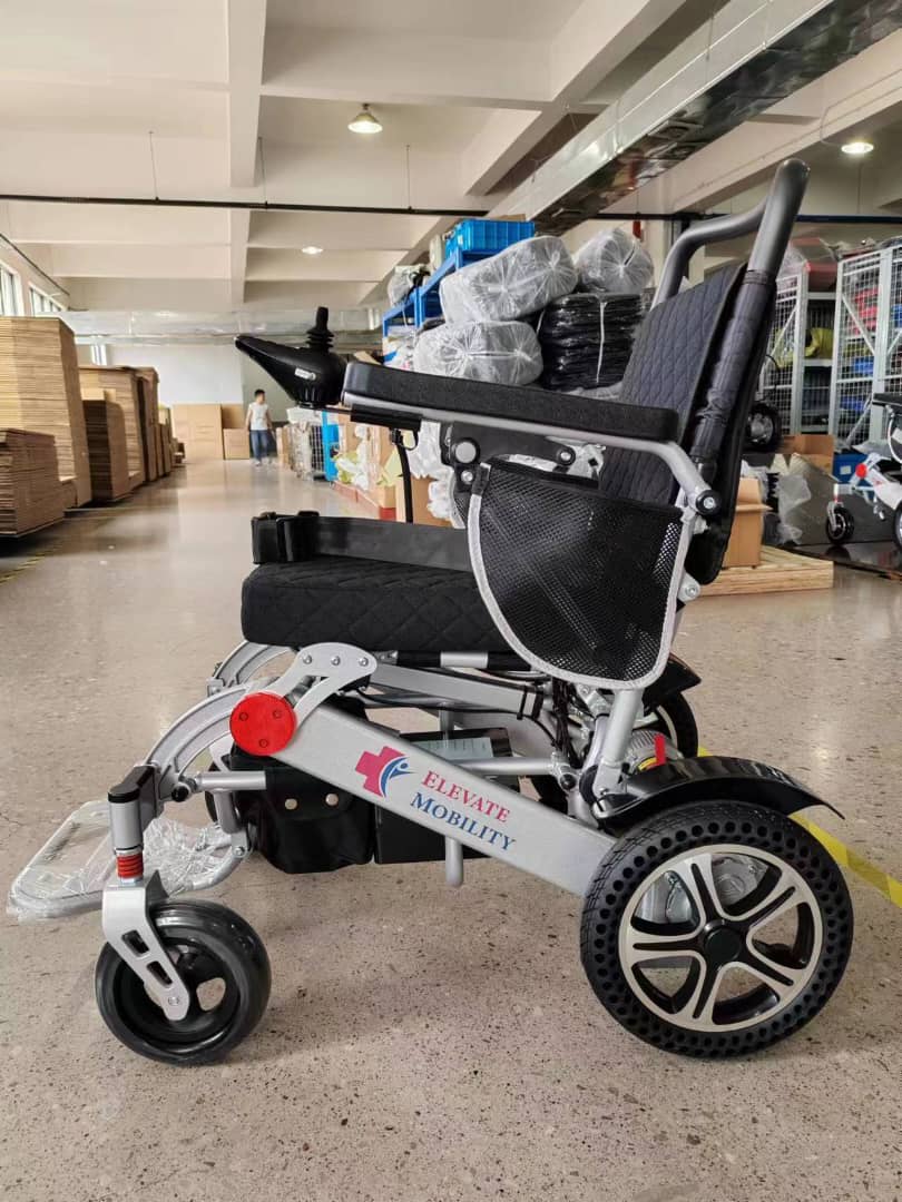 EM-100F Power wheelchair with remote control folding - Electric Wheelchairs