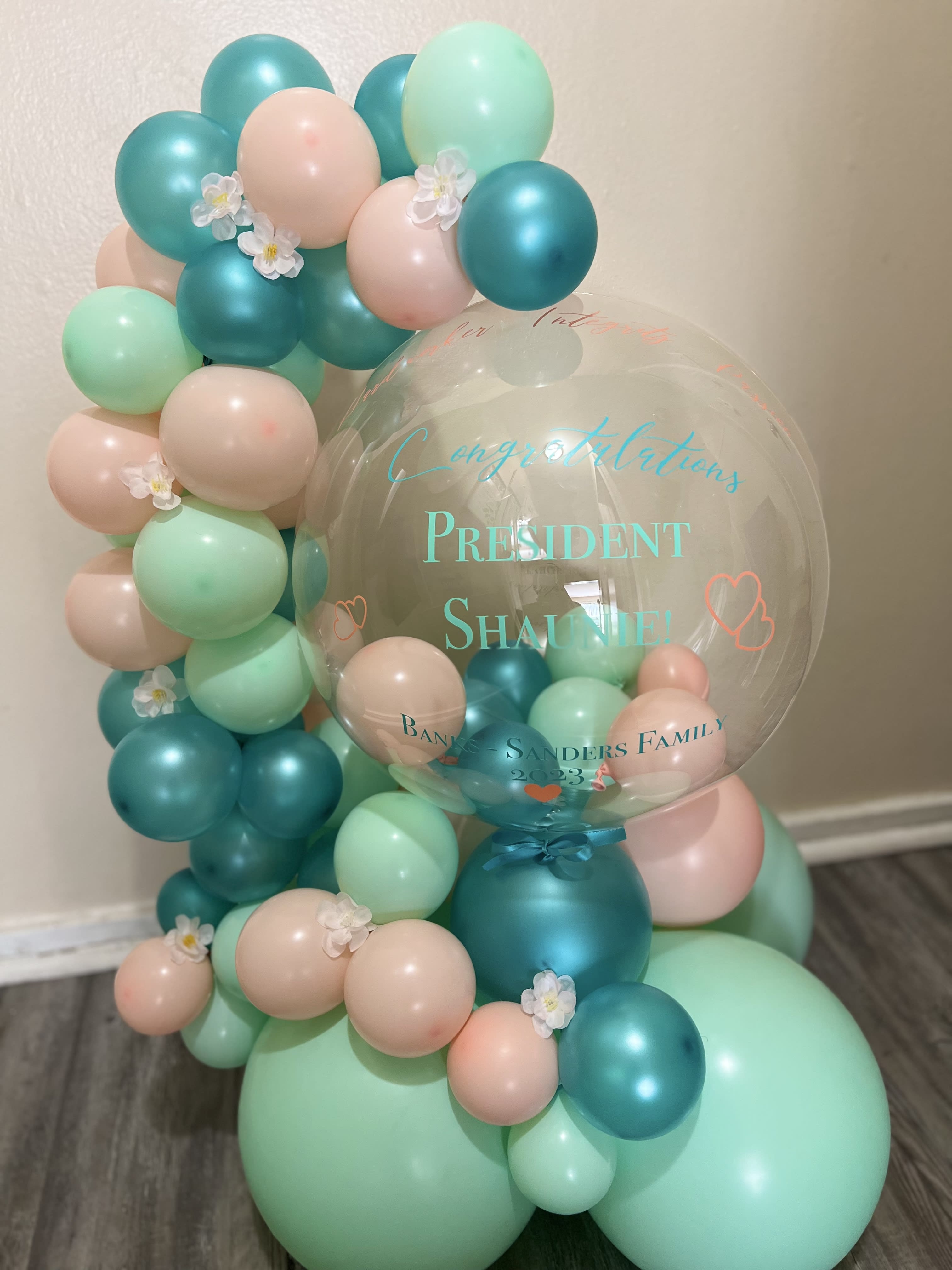 Balloon Hug - Custom Designs - Butterr Up Balloons | Balloon Bouquets ...