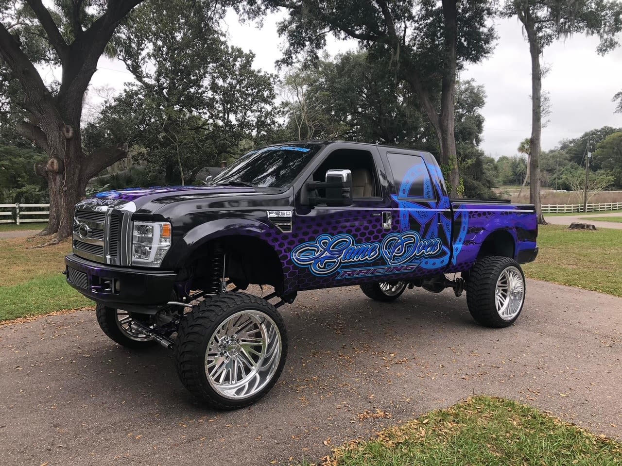 813 Graphics | Tampa Bay Wrap and Sign Shop