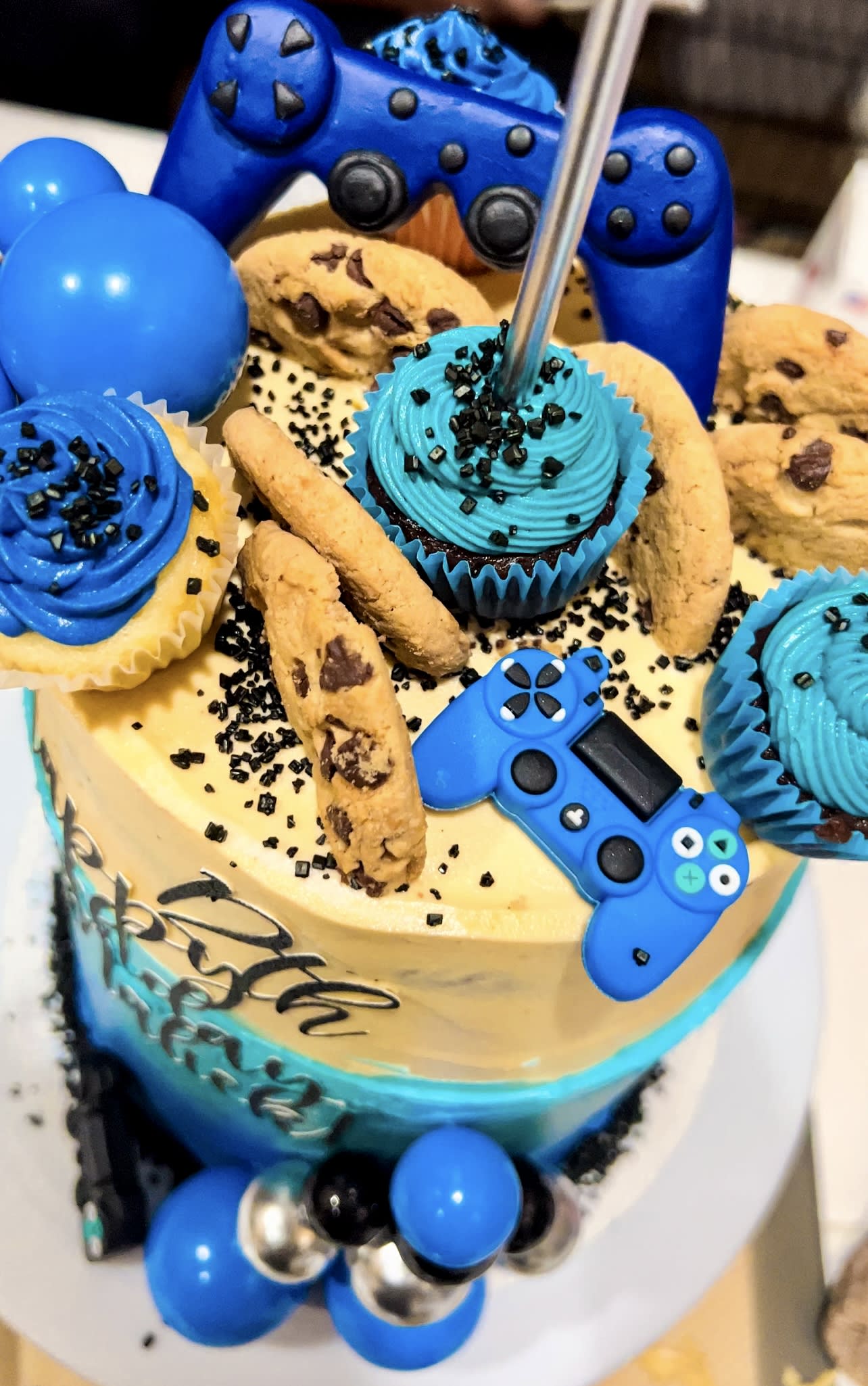 Round Cakes Custom Cakes Make It Amazing Custom Bridal Items Round Cakes Custom Cakes Make It Amazing Custom Bridal Items