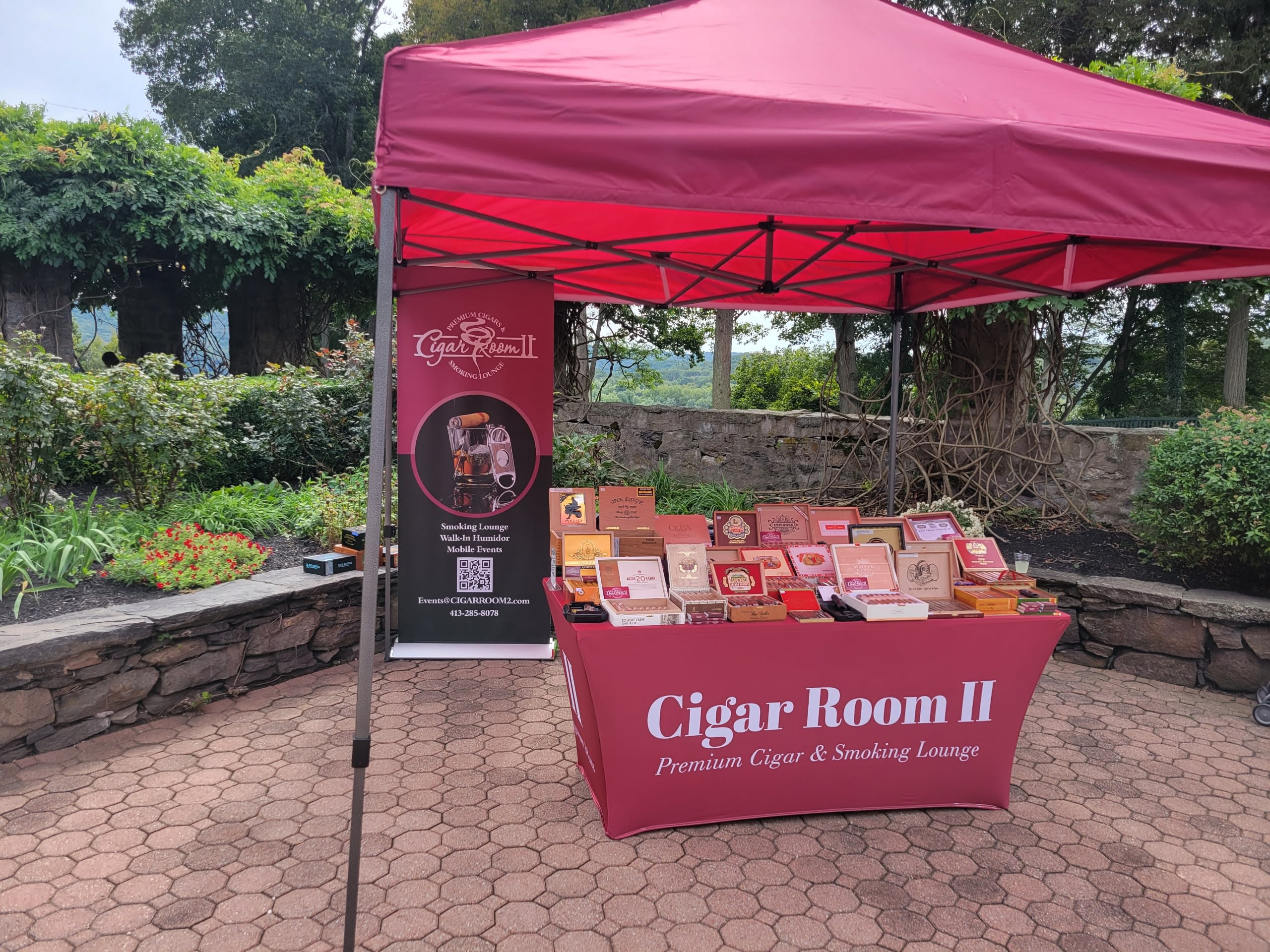 Mobile Cigar Experience - Cigar Lounge - Cigar Room 2 | Cigar Retailer ...