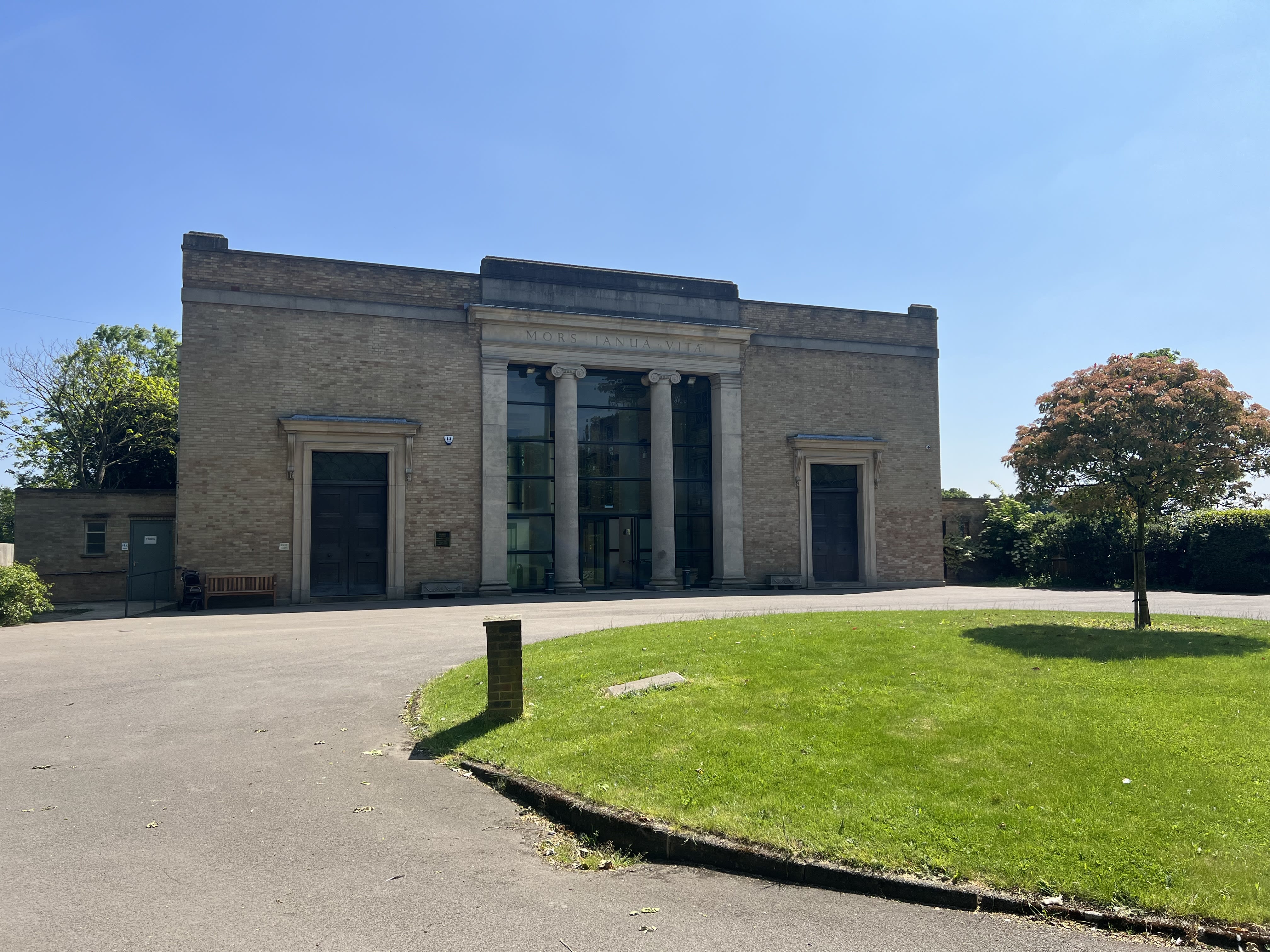 West London Crematorium - London Crematoriums - Funeralbearers ...
