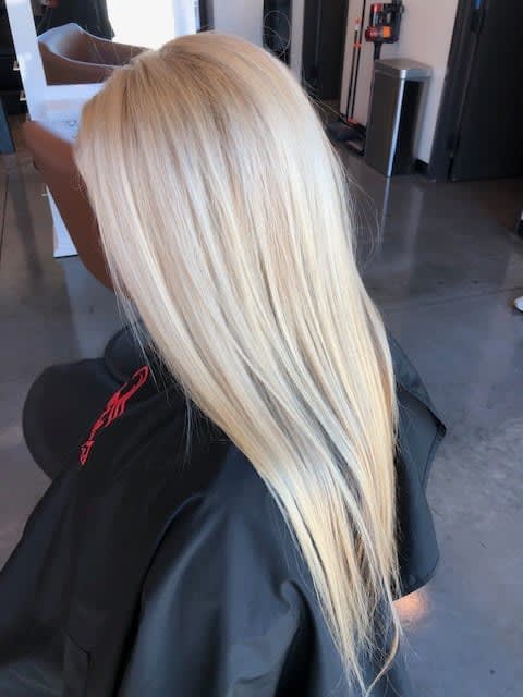 Pearl - No Drop Out Foil with Lightener on Scalp Application - Coloring