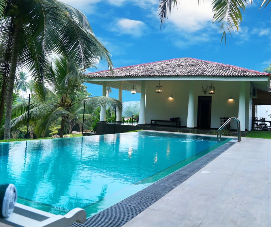 Complete Swimming Pool Fill - Services and Prices - Midwest Water ...