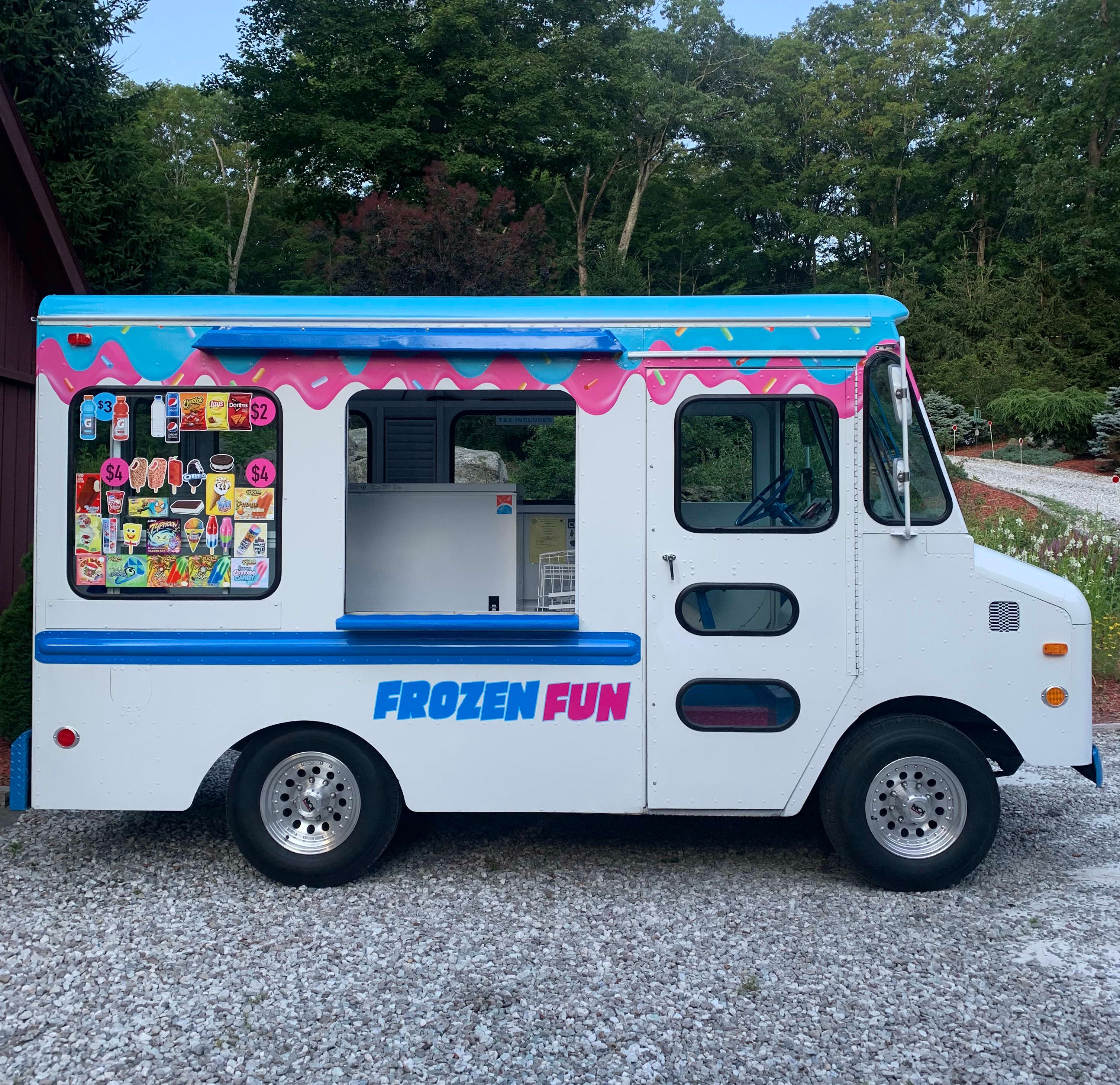 Frozen Fun Ice Cream LLC | Catering Ice Cream Truck | Kent Lakes