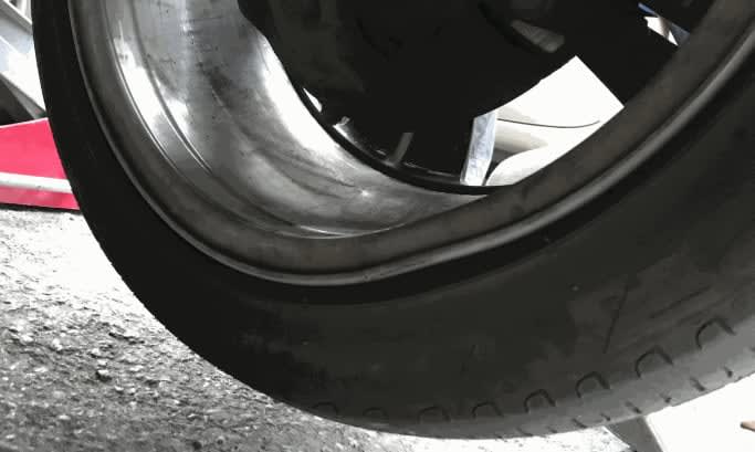 Wheel Buckles - Alloy Wheel Refurbishment - Platinum Wheels and ...