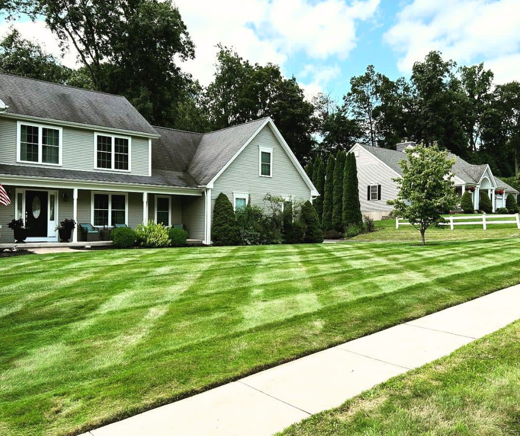 Weekly Lawn Maintenance | American Pride Lawn Care