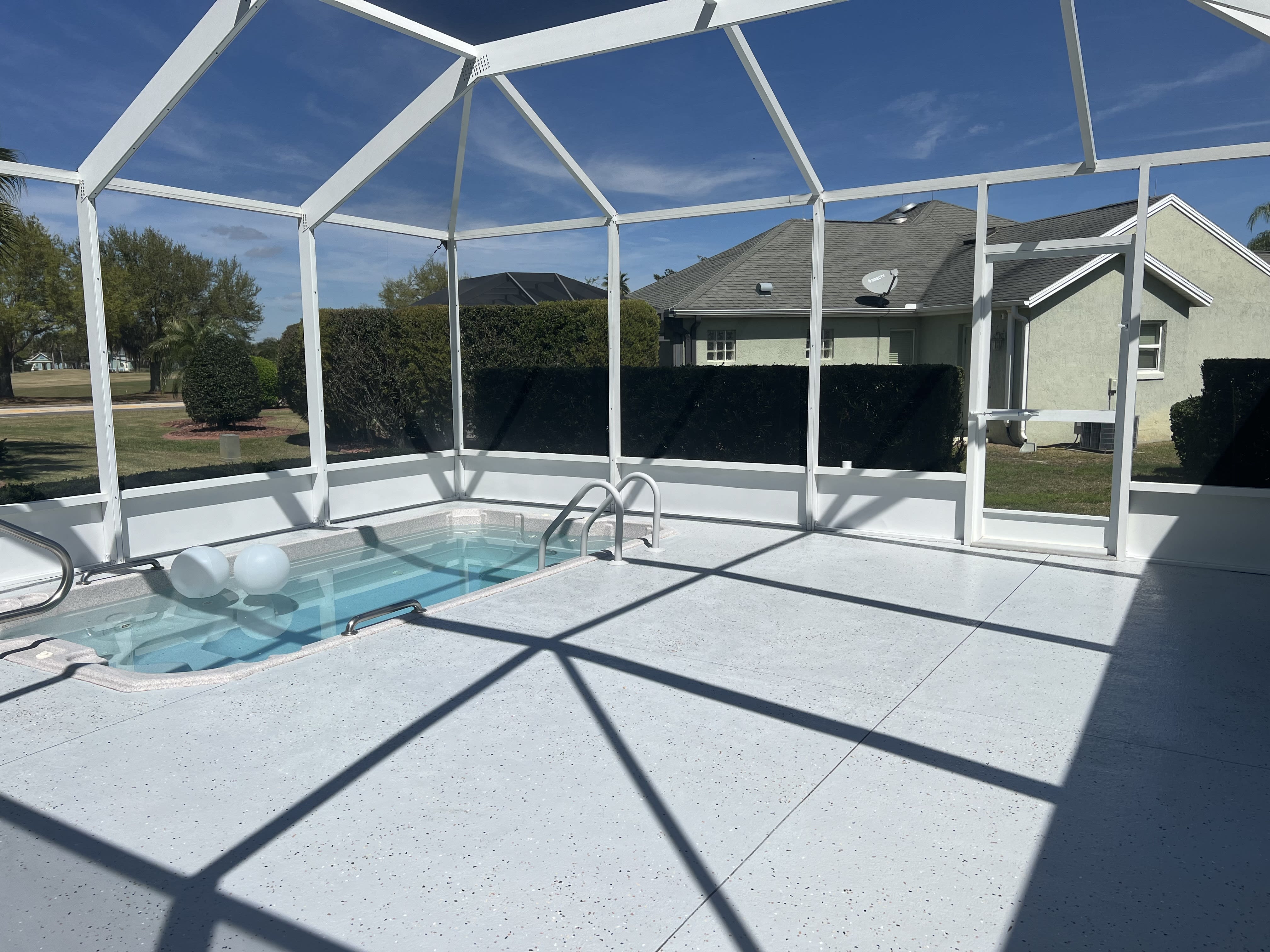 Screen Rooms and Rescreening - Screen rooms,seamless gutters ...