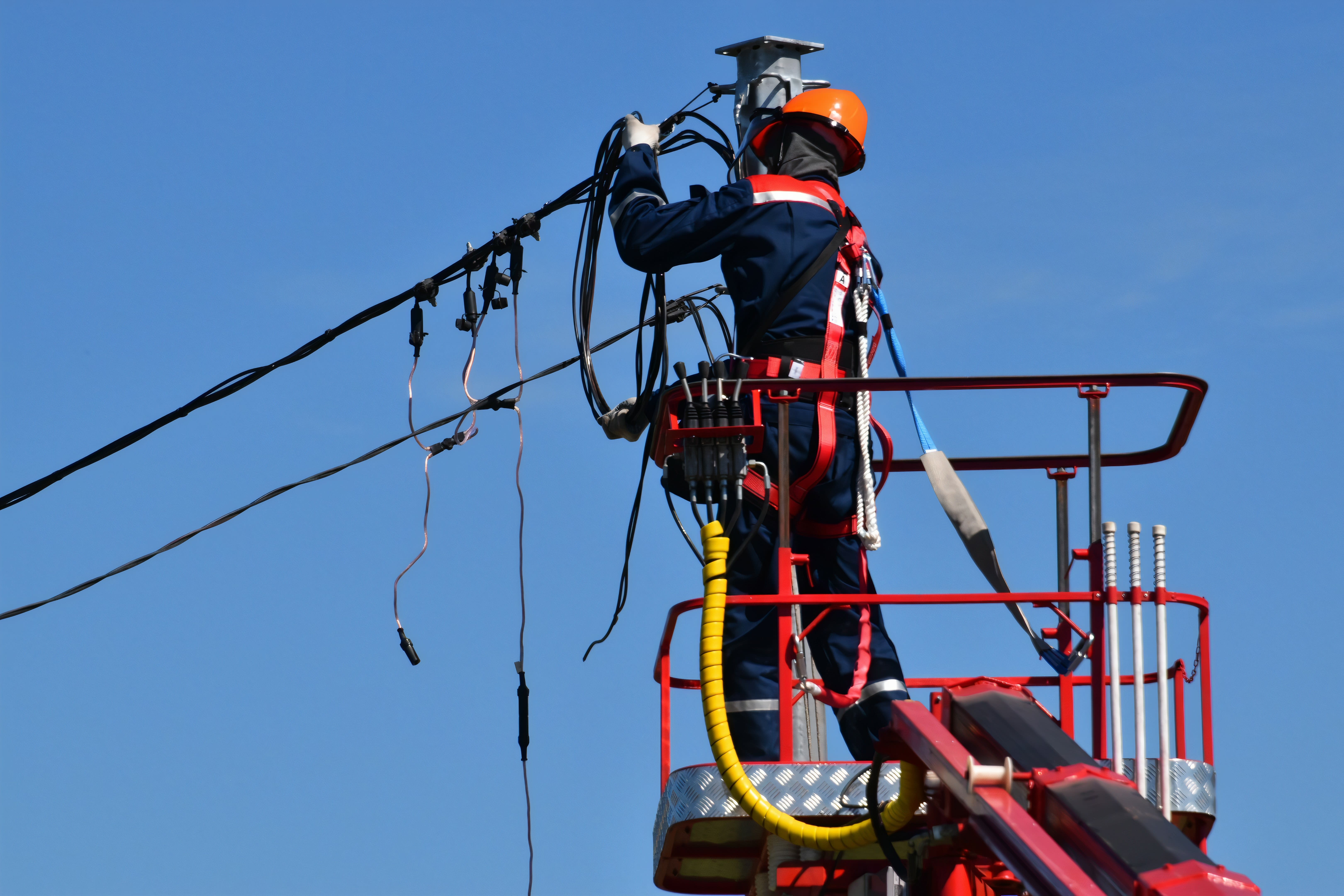 Industrial Electrical & Powerline Services | Fix It All Electric