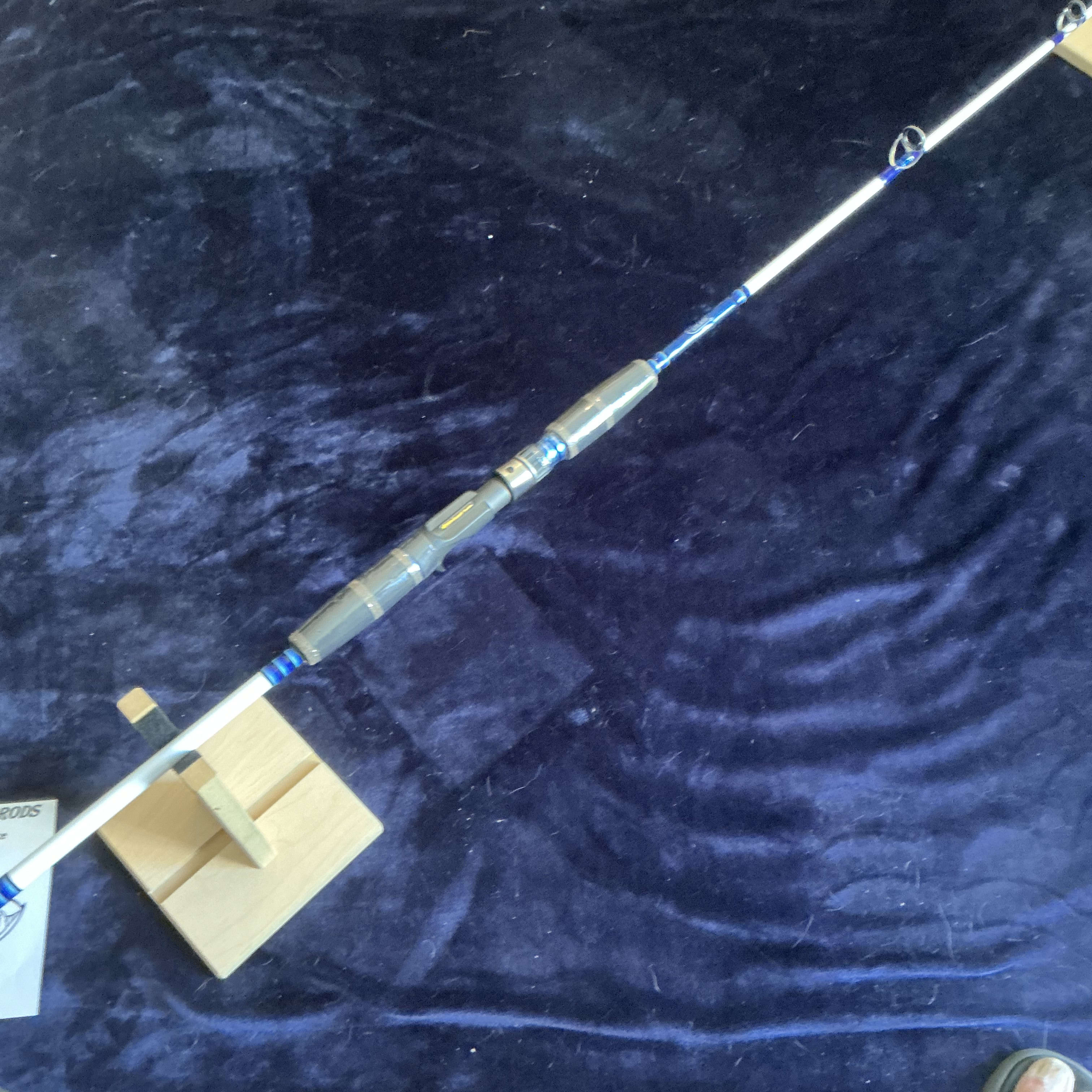 # 409 Cutlass SC84MH-W Graphite Split Grip Casting Rod - LINESIDE ...