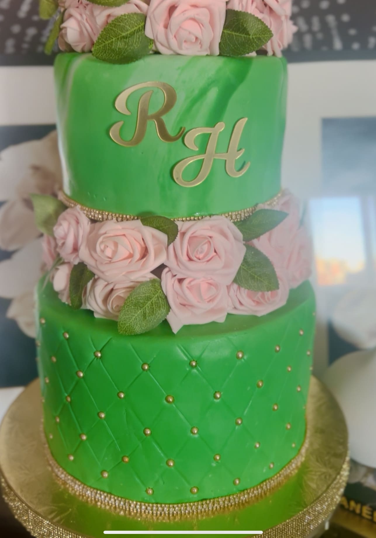Custom Cake Experience - The Ultimate Custom Cake - Gardners Gourmet ...