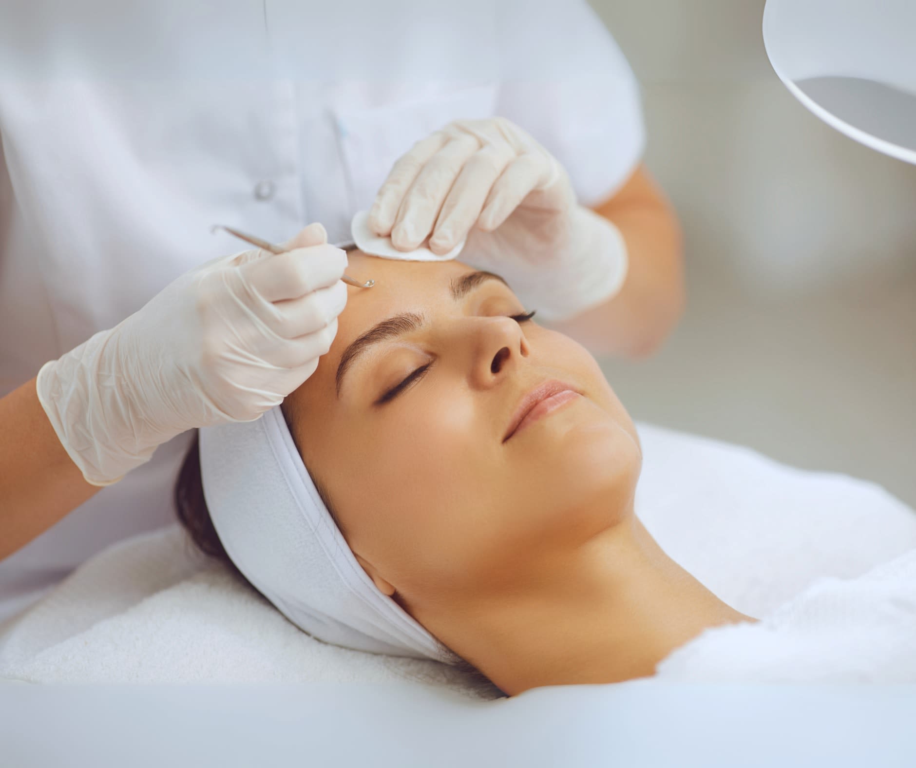 Facial Extractions - Advanced Skincare and Anti-Aging Solutions ...