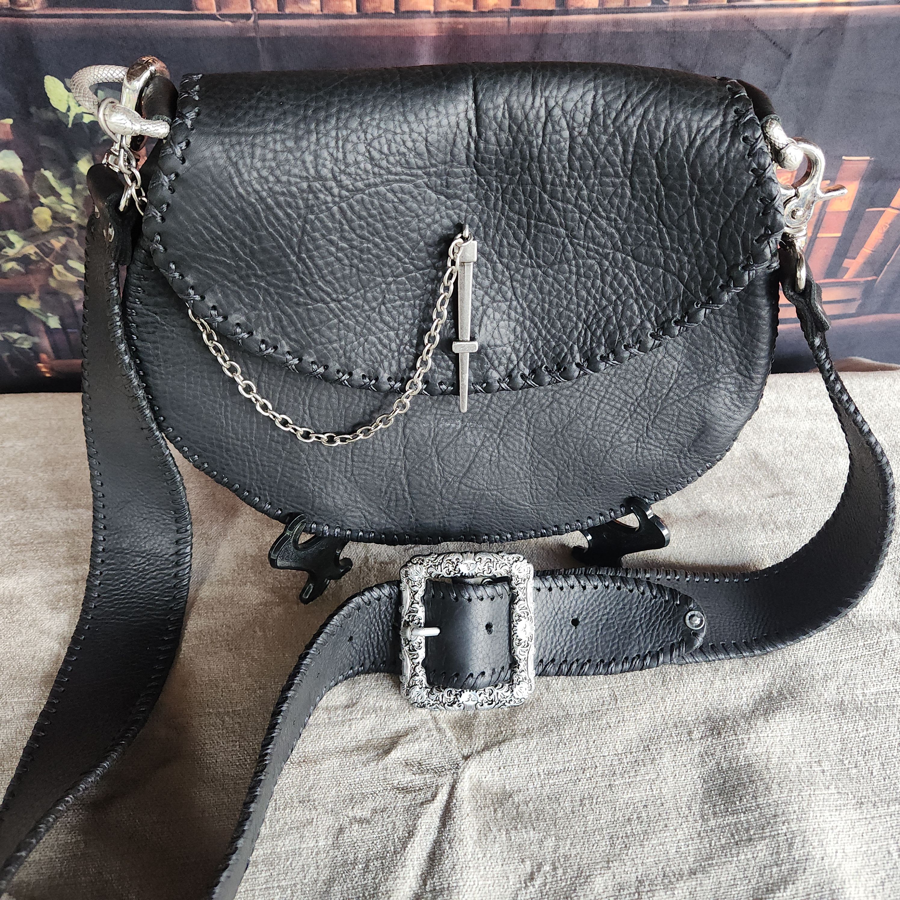 Round Bottom Purse w/ Standard Strap - Leather Bags (Oil Tanned)