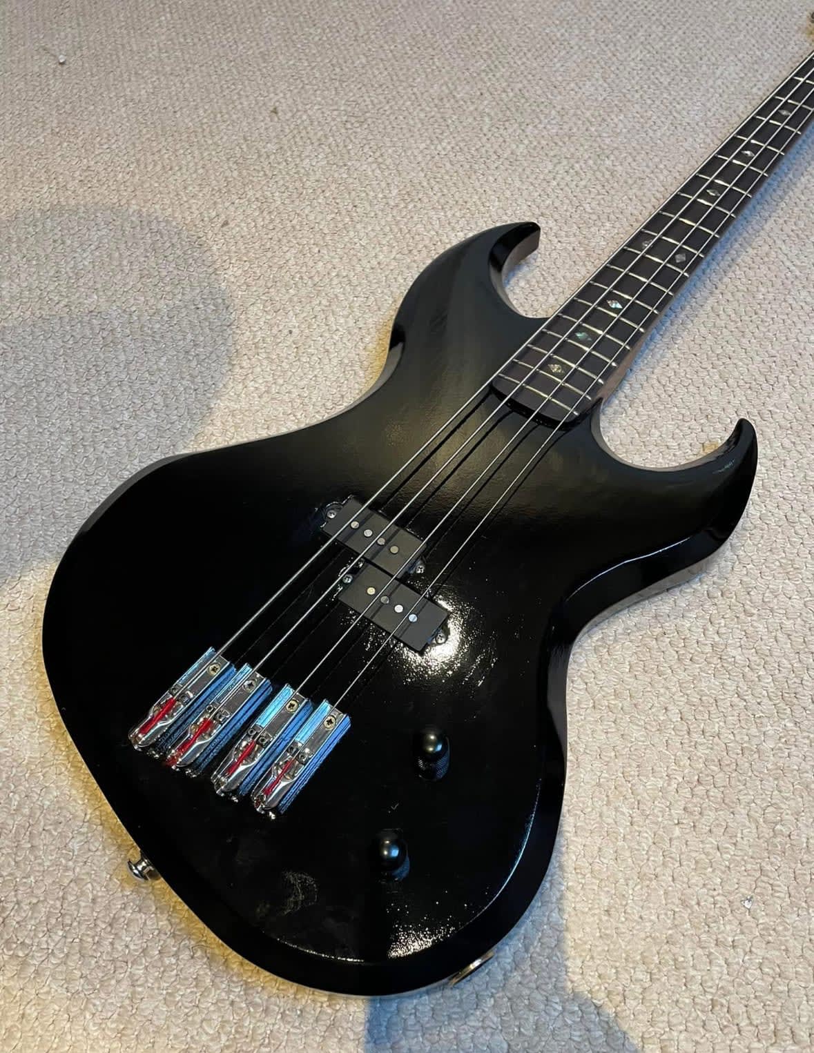 Reverend Short Scale Bass - Electric Bass Guitars - Arundel Guitars ...