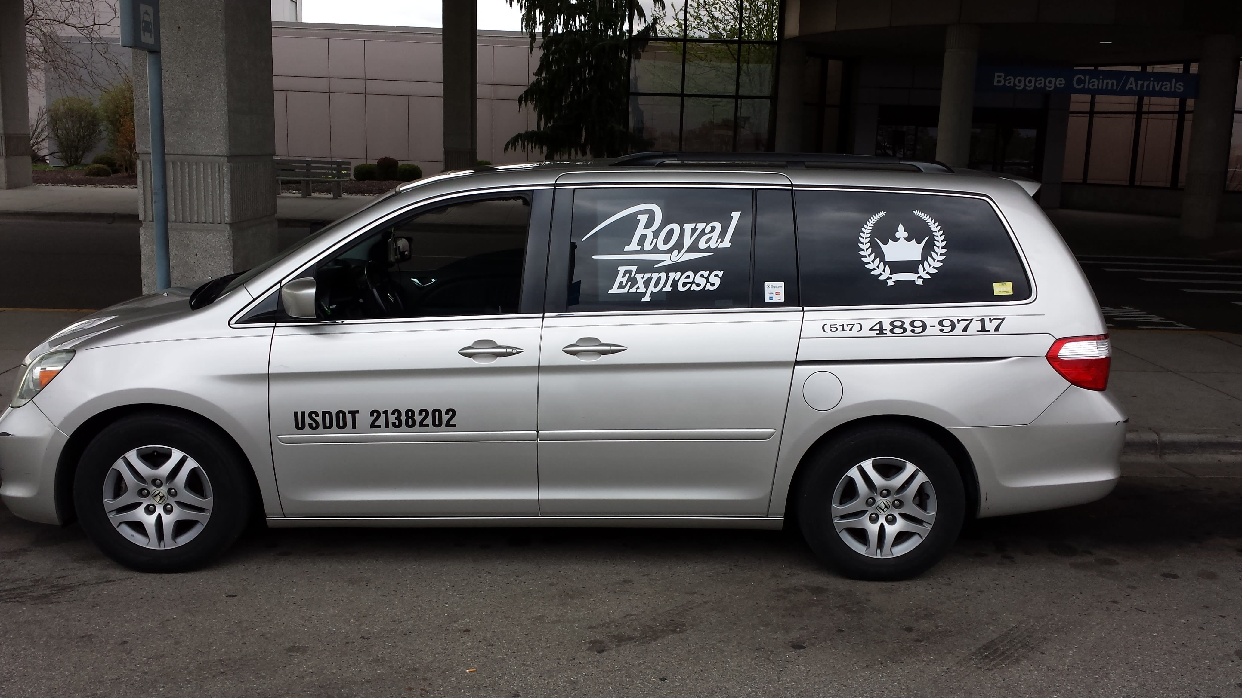 Airport Transportation - Taxi Service - Royal Express - Taxi in Lansing