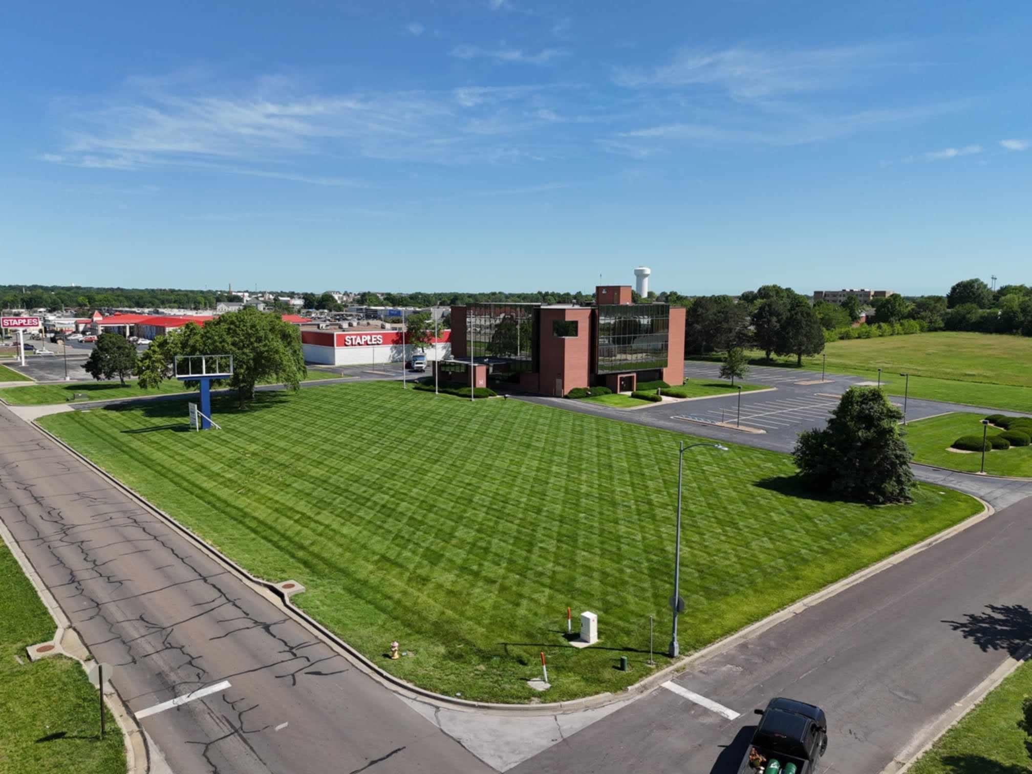 Embry Lawn & Snow Services - Lawn Care and Snow Removal in Sedalia