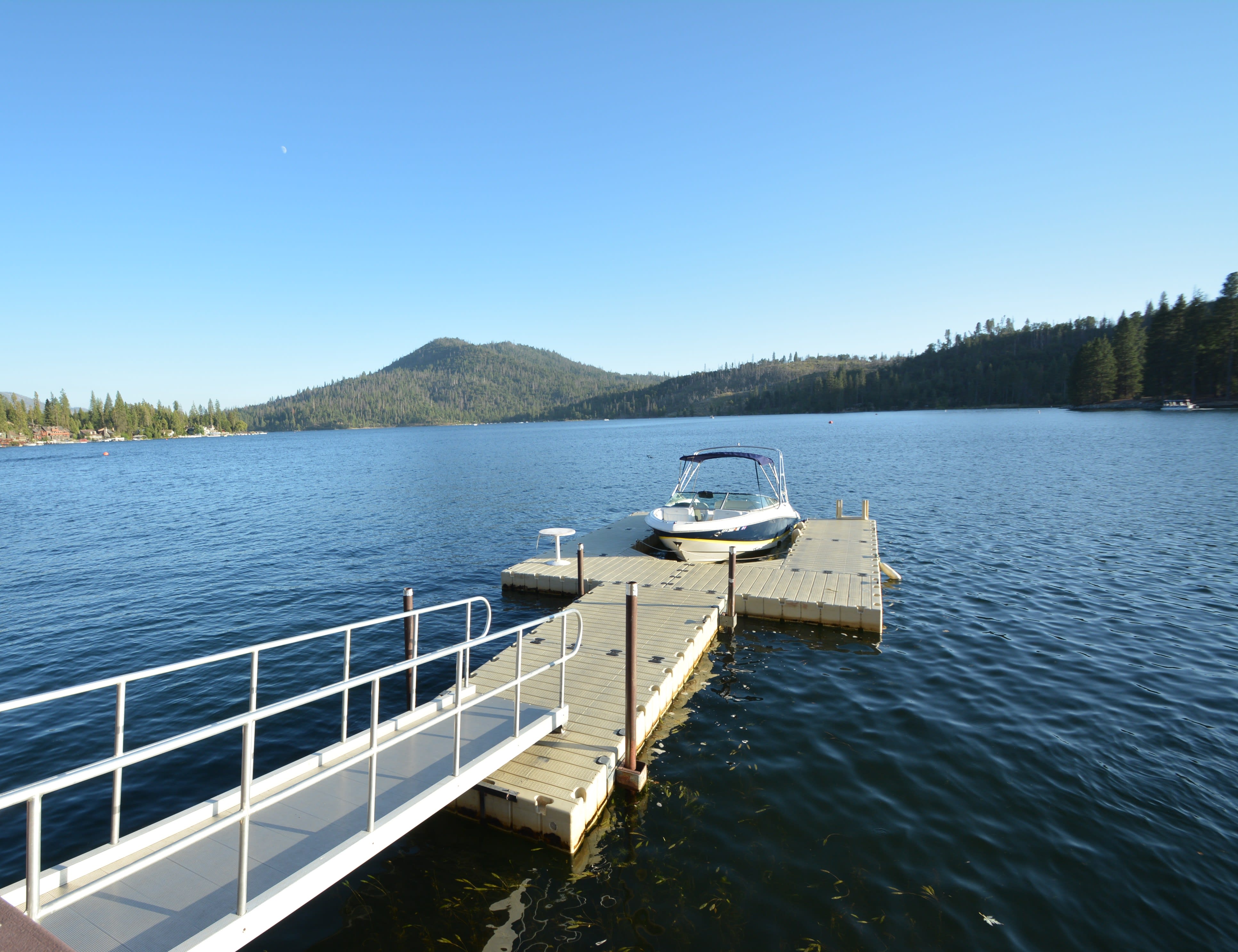 Joyce - Lake Front - Bass Lake Home Rentals | Vacation Houses | Bass ...